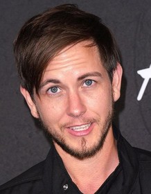 Alex Blue Davis | Rotten Tomatoes