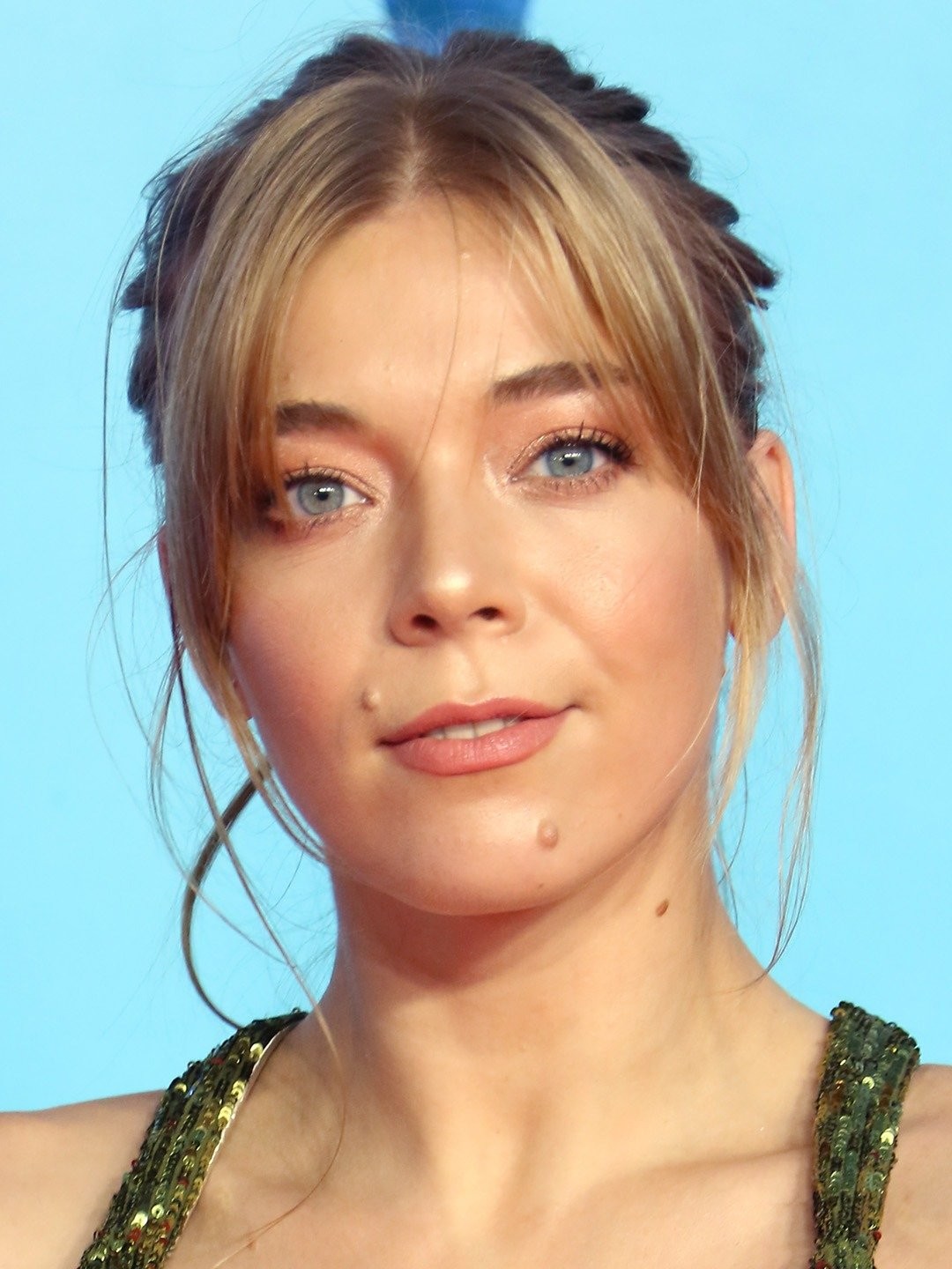 Becky Hill Pictures | Rotten Tomatoes