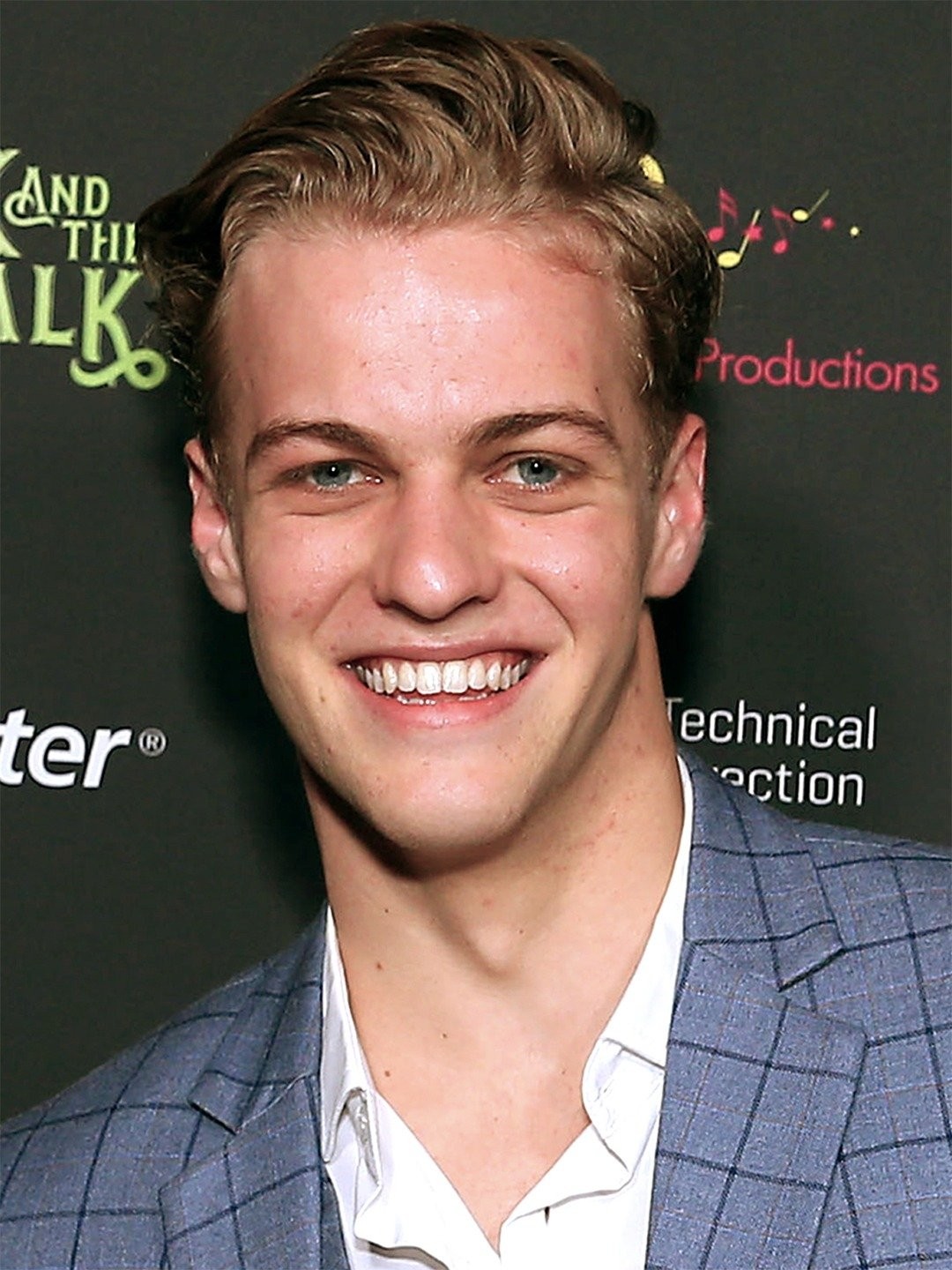 Lachlan Dearing Pictures | Rotten Tomatoes
