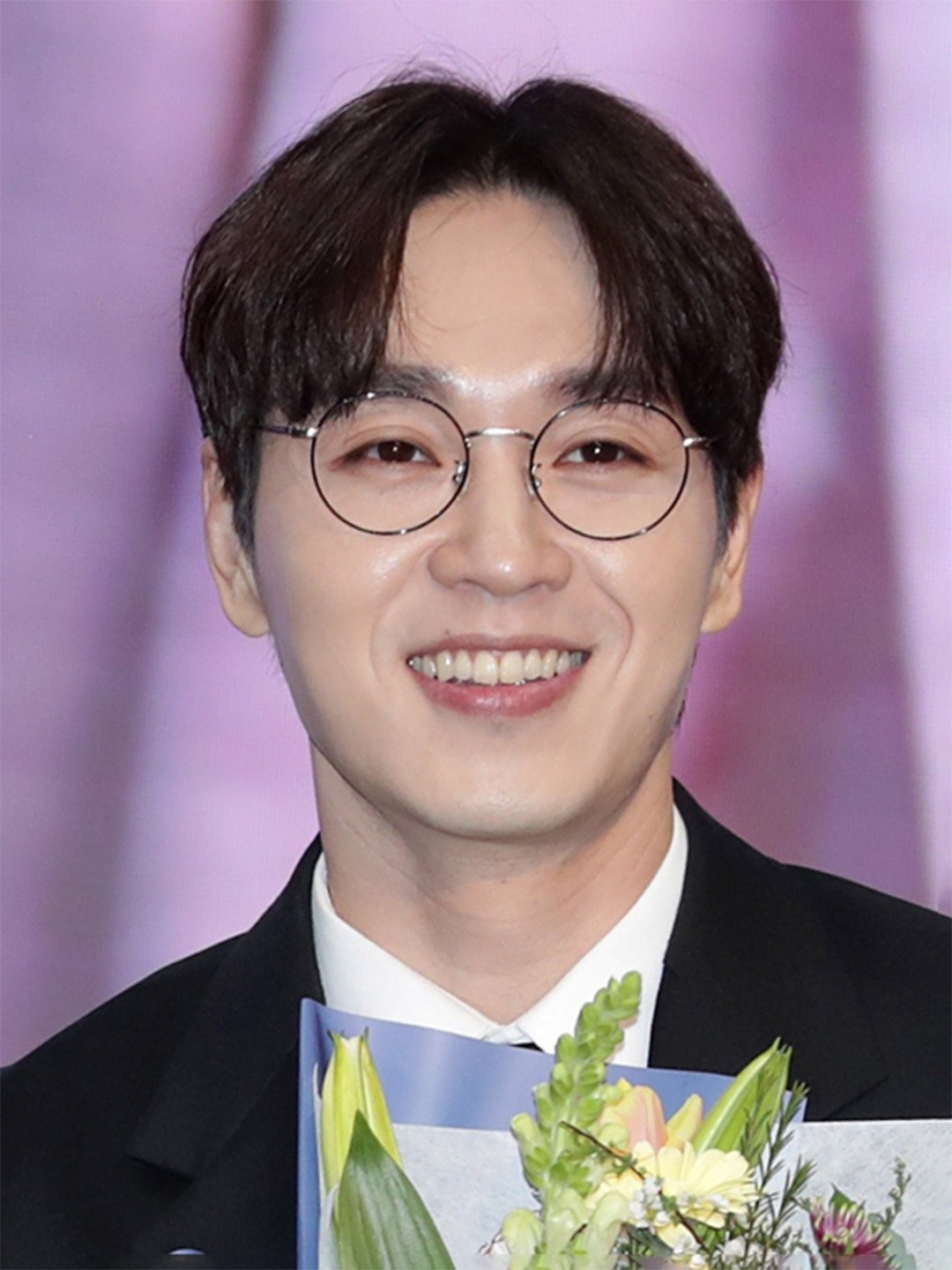 Lee Seok-hoon Pictures | Rotten Tomatoes