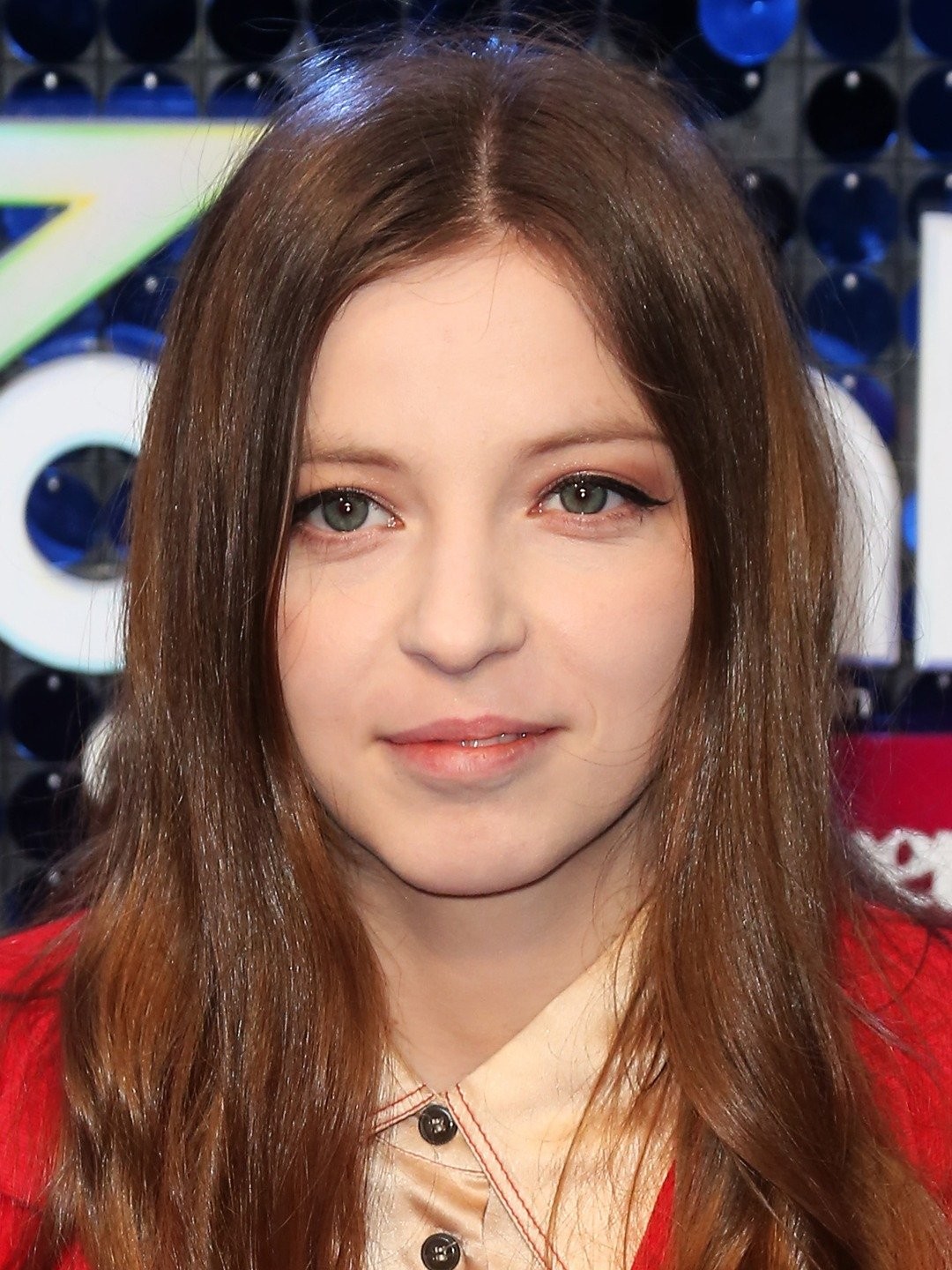 Jade Bird Pictures | Rotten Tomatoes