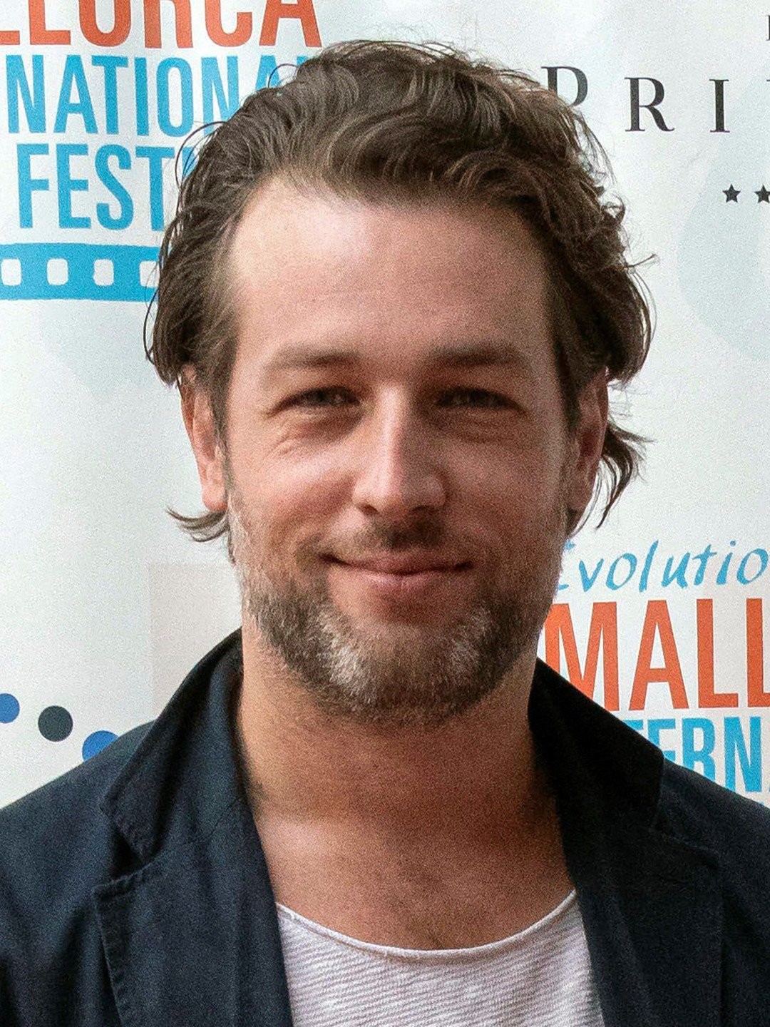 Julian Looman Pictures | Rotten Tomatoes