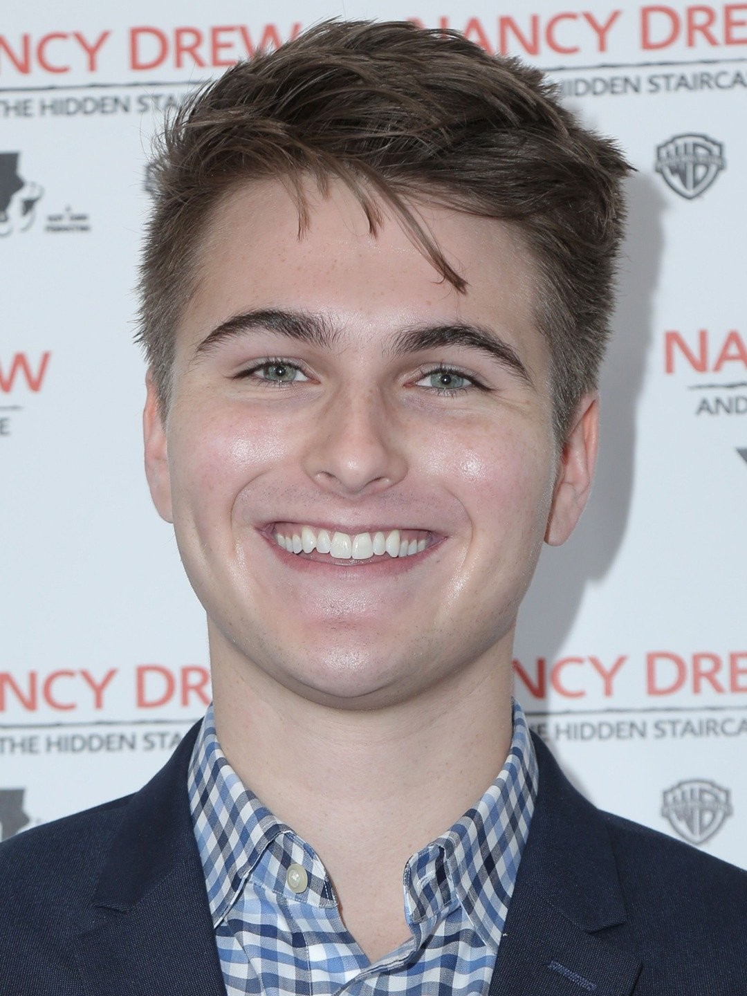 Evan Castelloe Pictures | Rotten Tomatoes