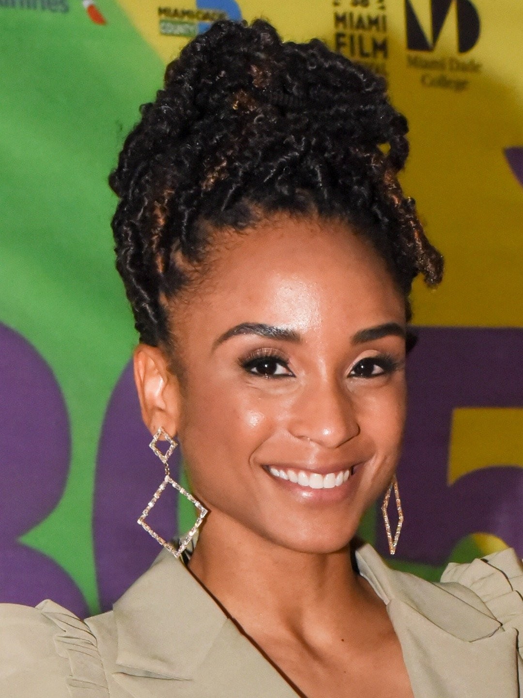 Shein Mompremier Pictures | Rotten Tomatoes