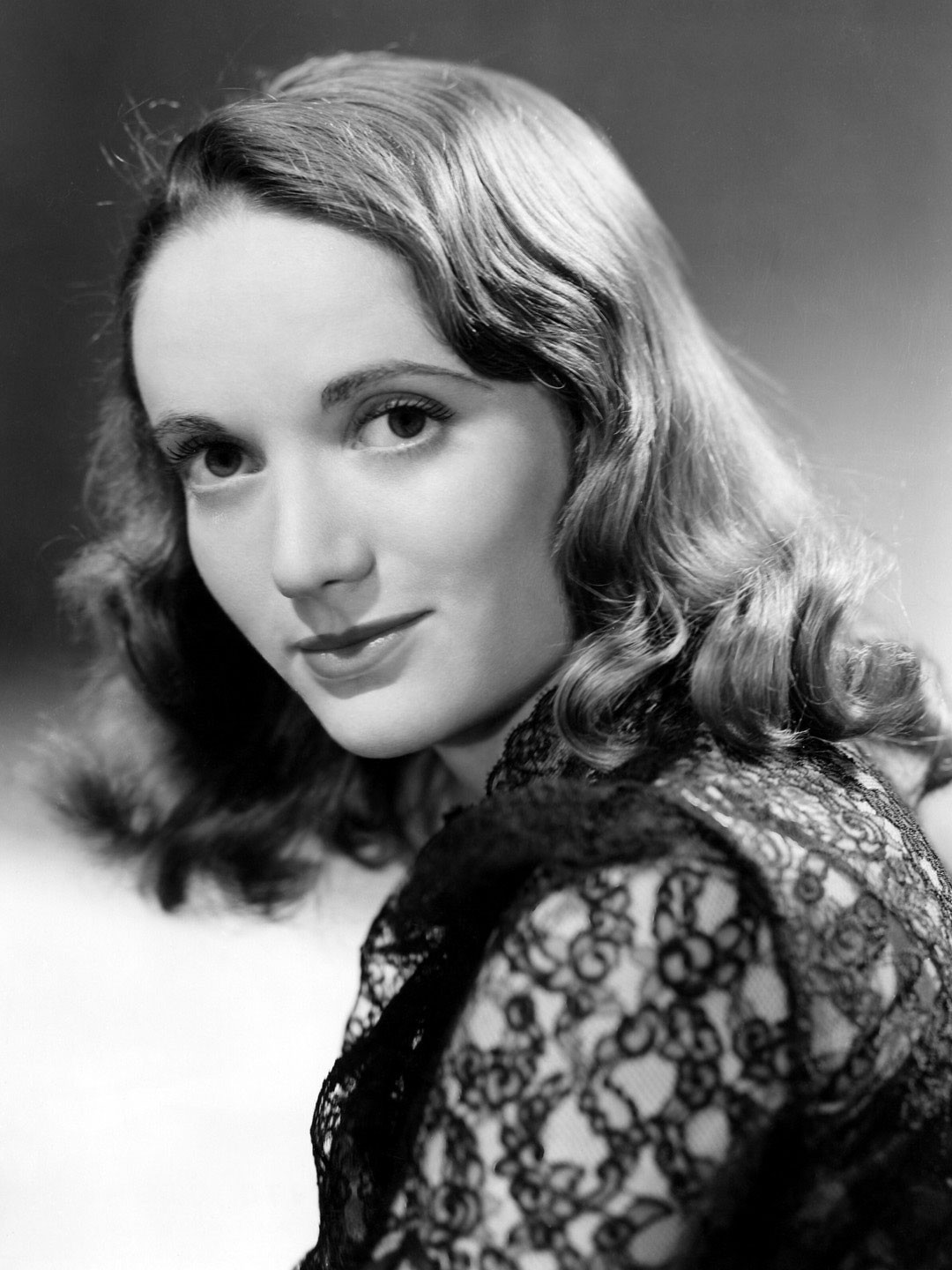 Olive Deering Pictures | Rotten Tomatoes