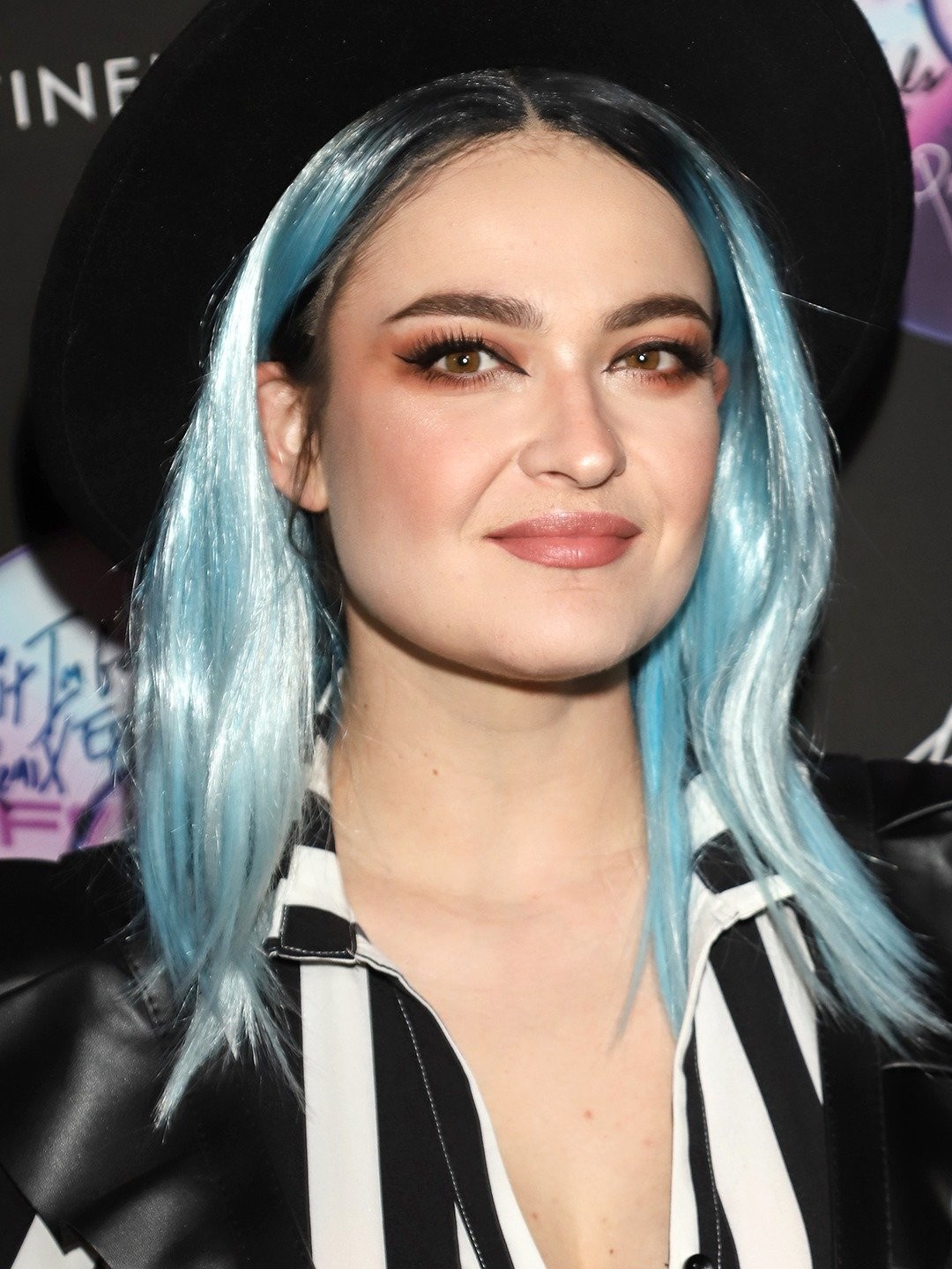 Valentina Vee Pictures | Rotten Tomatoes