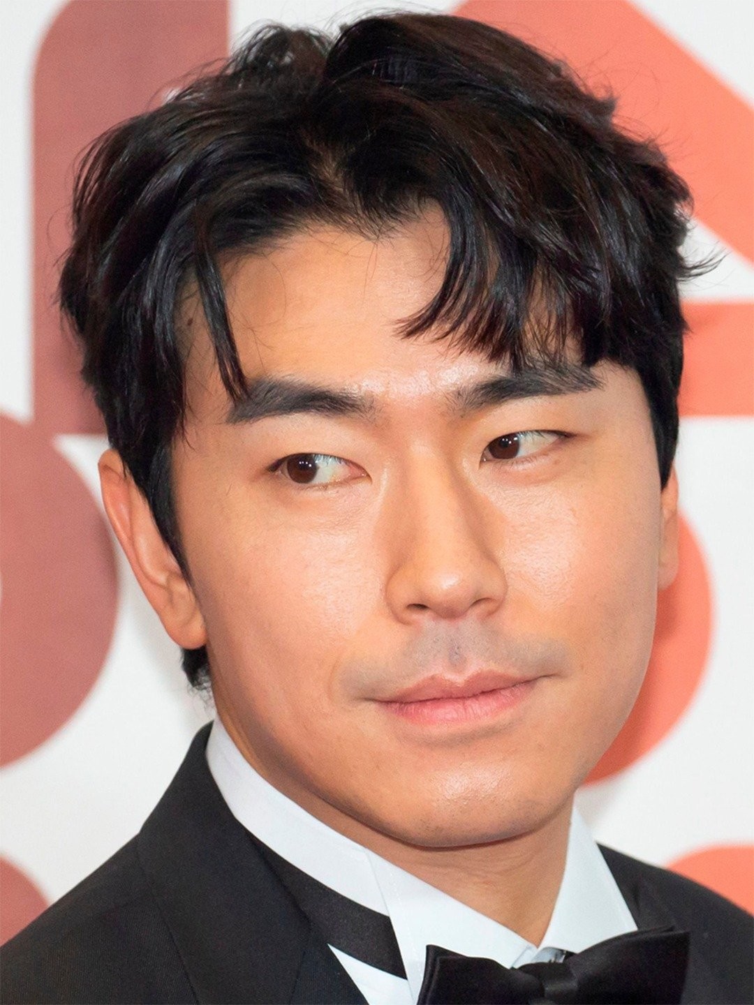 Lee Si-eon Pictures | Rotten Tomatoes