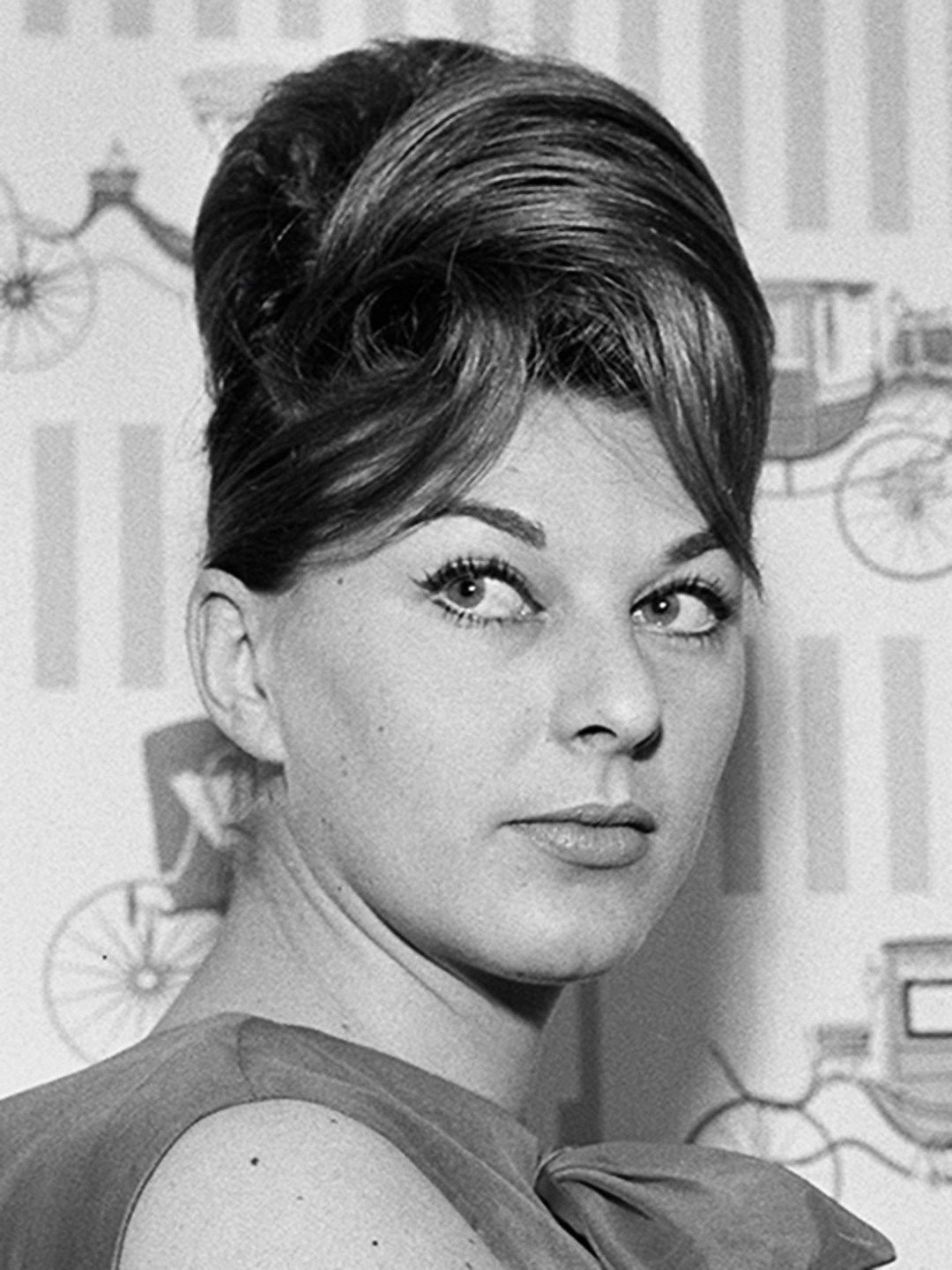 Katia Loritz Pictures | Rotten Tomatoes