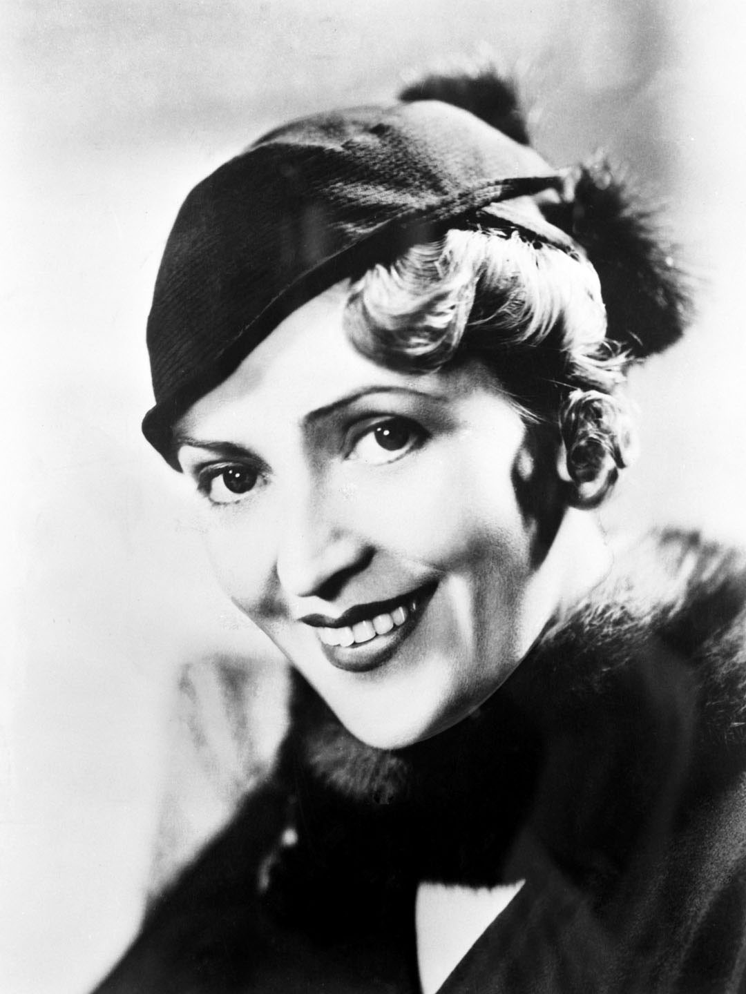 Violet Heming Pictures | Rotten Tomatoes