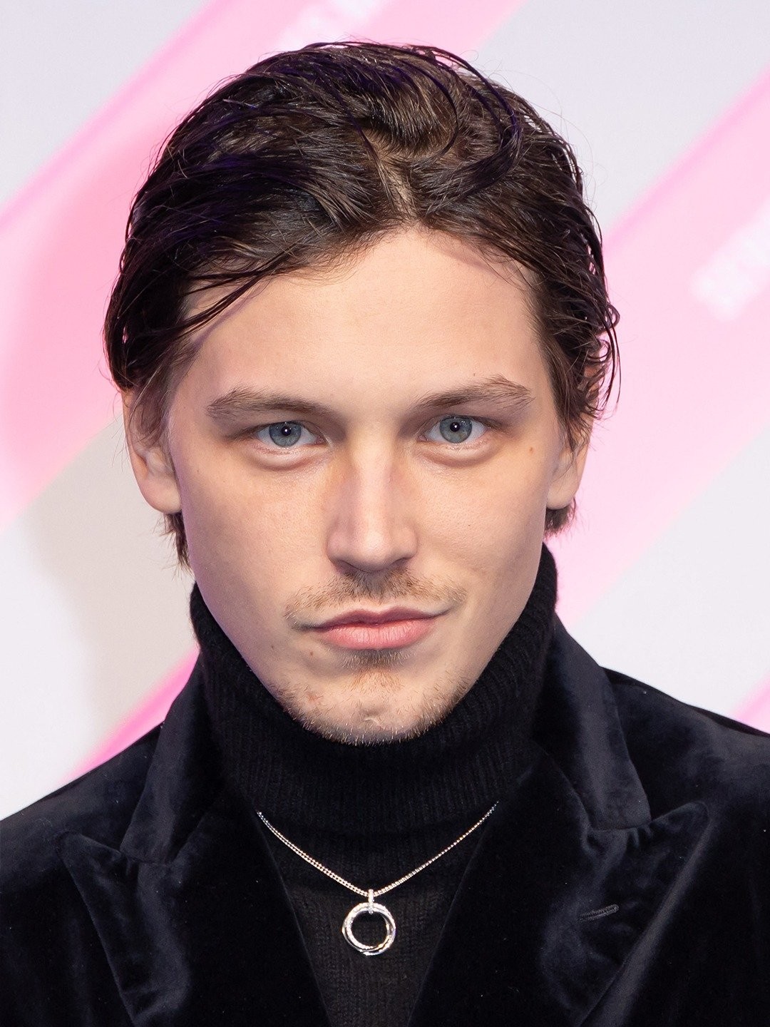 Simon Lööf Pictures | Rotten Tomatoes