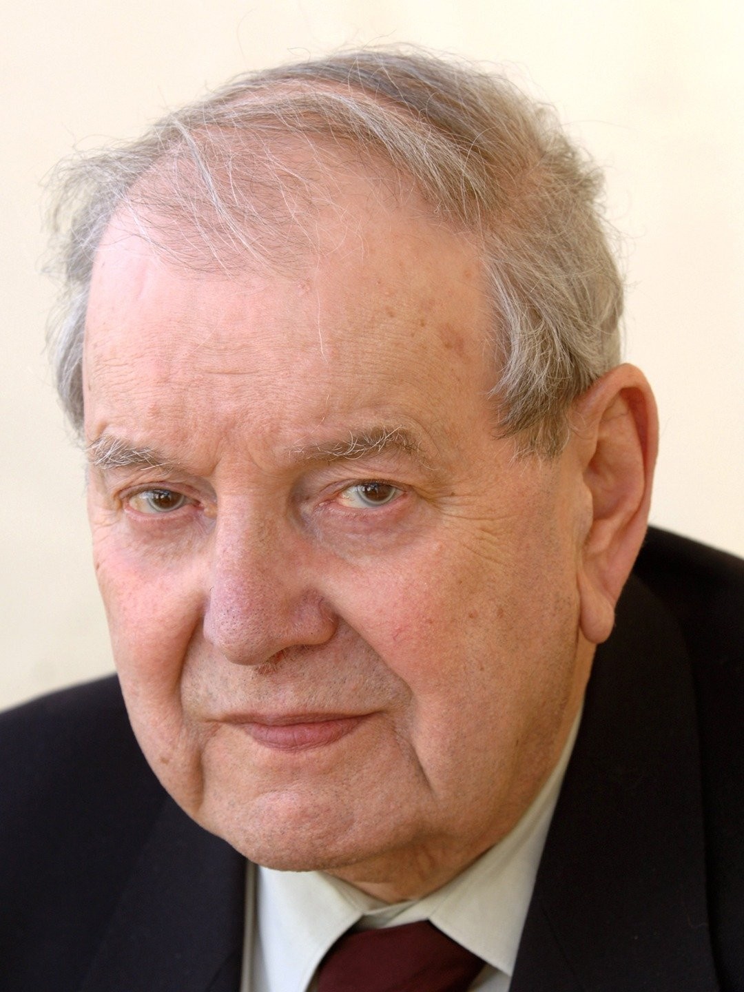 George MacDonald Fraser Pictures | Rotten Tomatoes