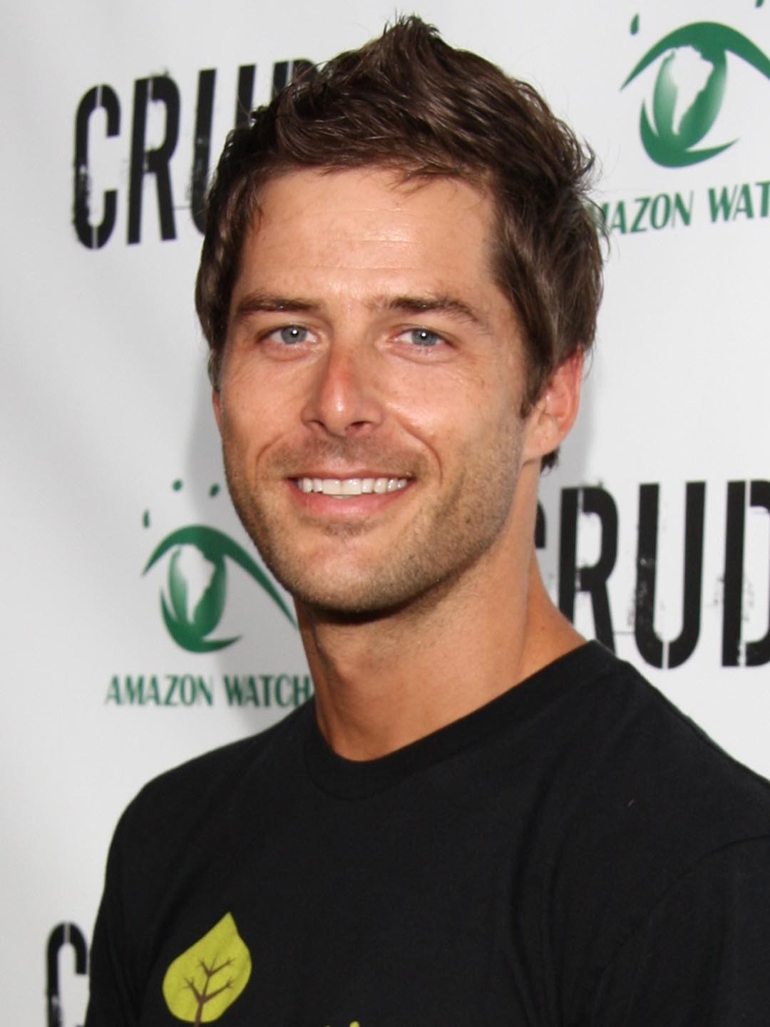 Darren Moore Pictures | Rotten Tomatoes