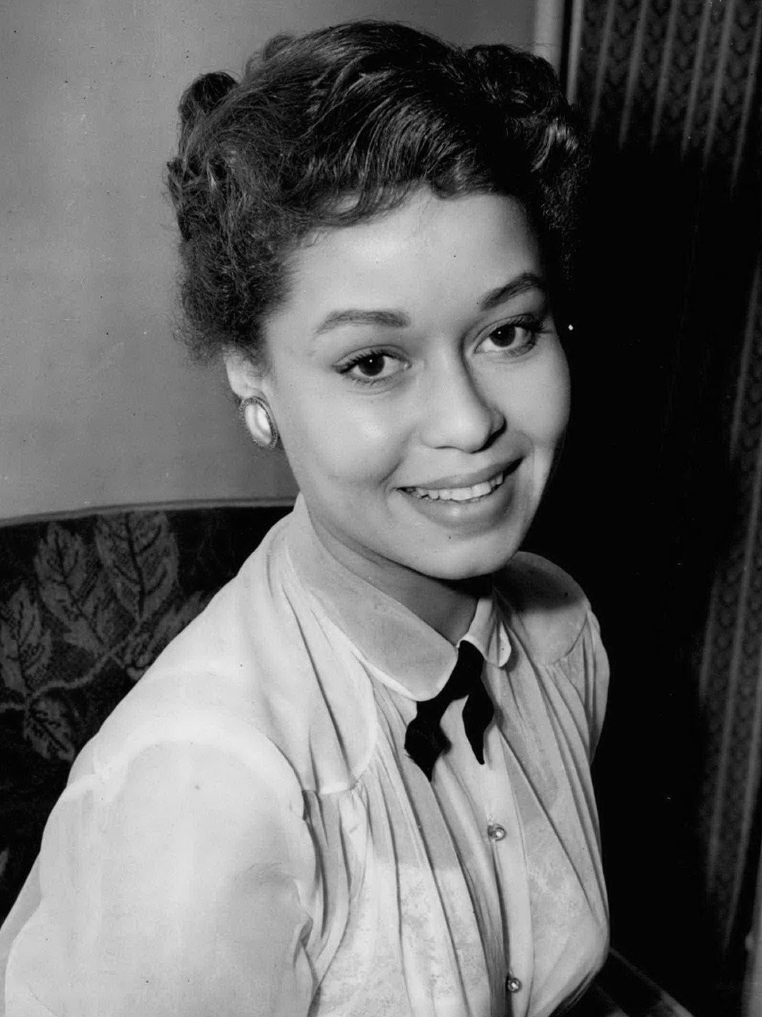 Isabel Cooley Pictures | Rotten Tomatoes