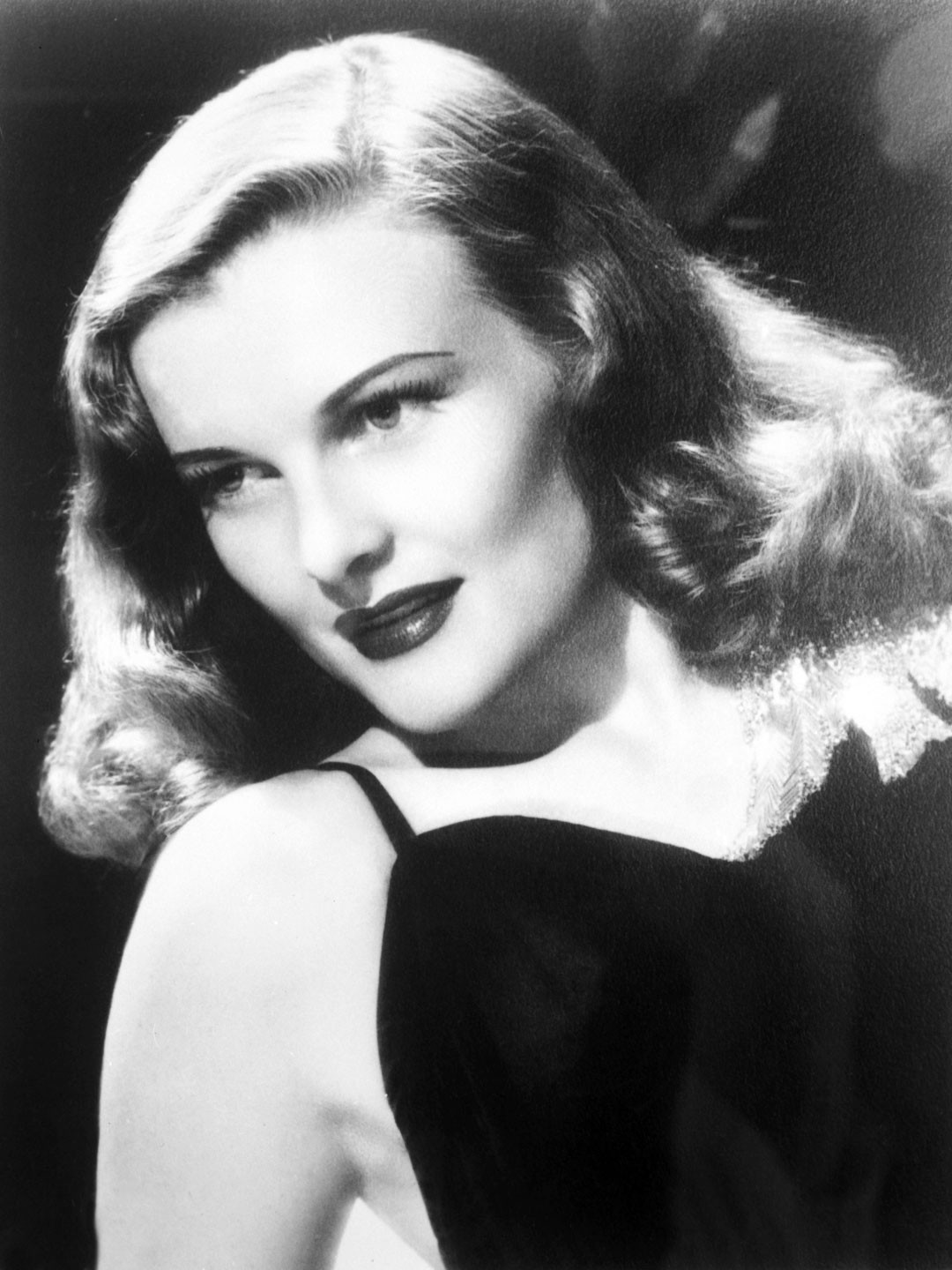 Louise Currie Pictures | Rotten Tomatoes