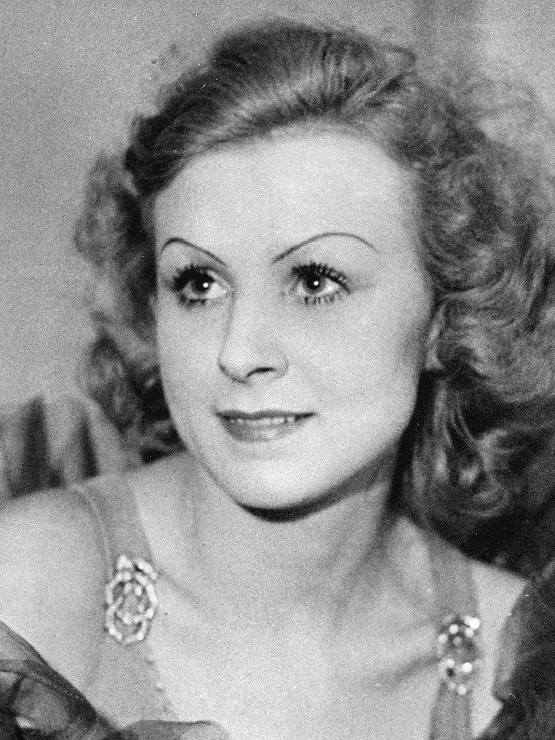 Loni Nest Pictures | Rotten Tomatoes