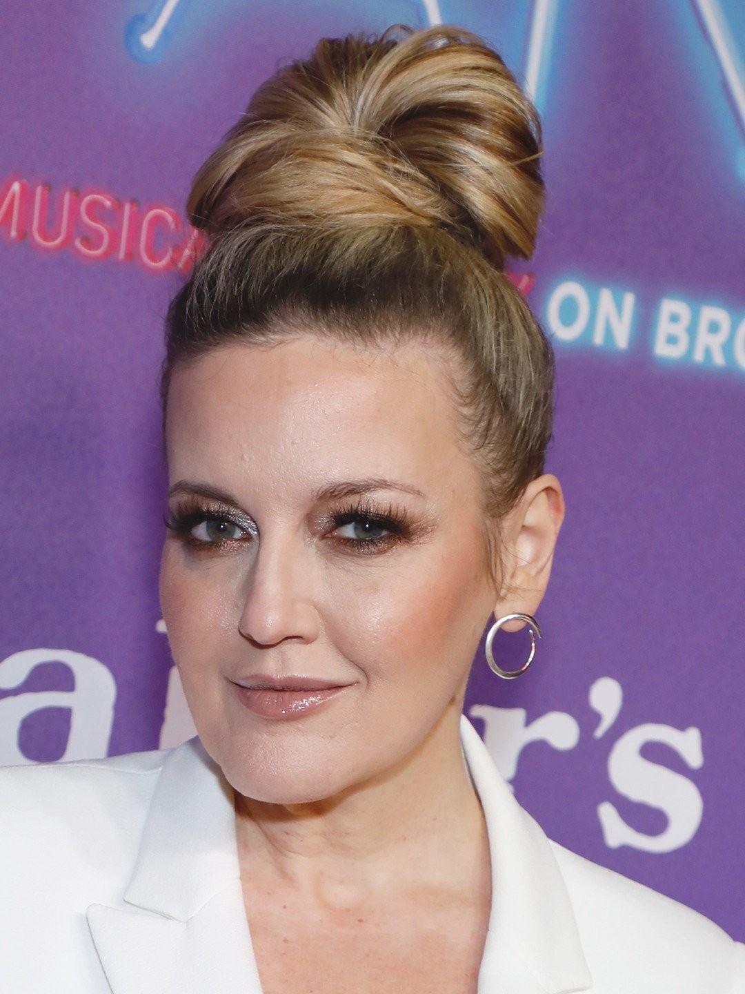 Jennifer Simard's Instagram, Twitter & Facebook on IDCrawl