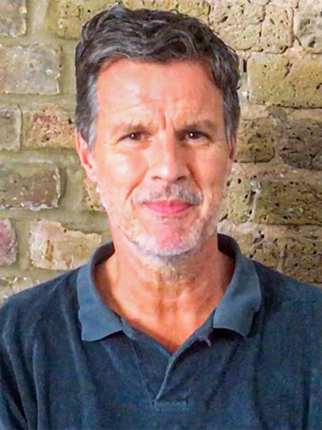 Des Hamilton Pictures | Rotten Tomatoes