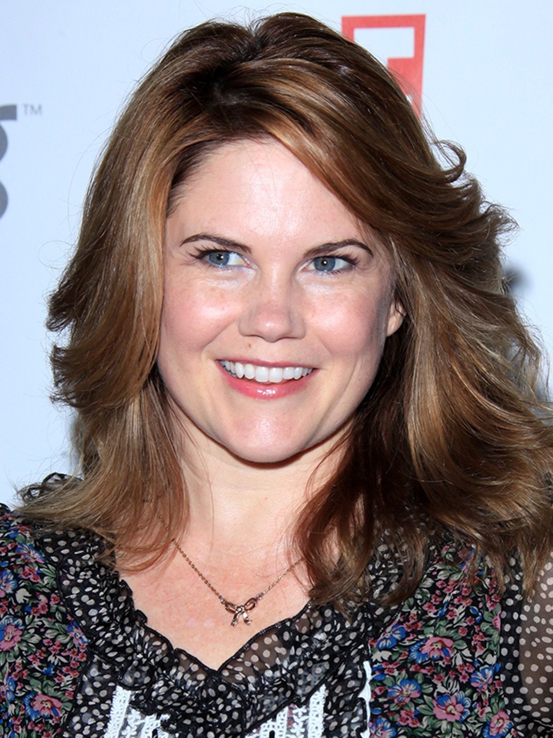 Jennifer Hall Pictures | Rotten Tomatoes