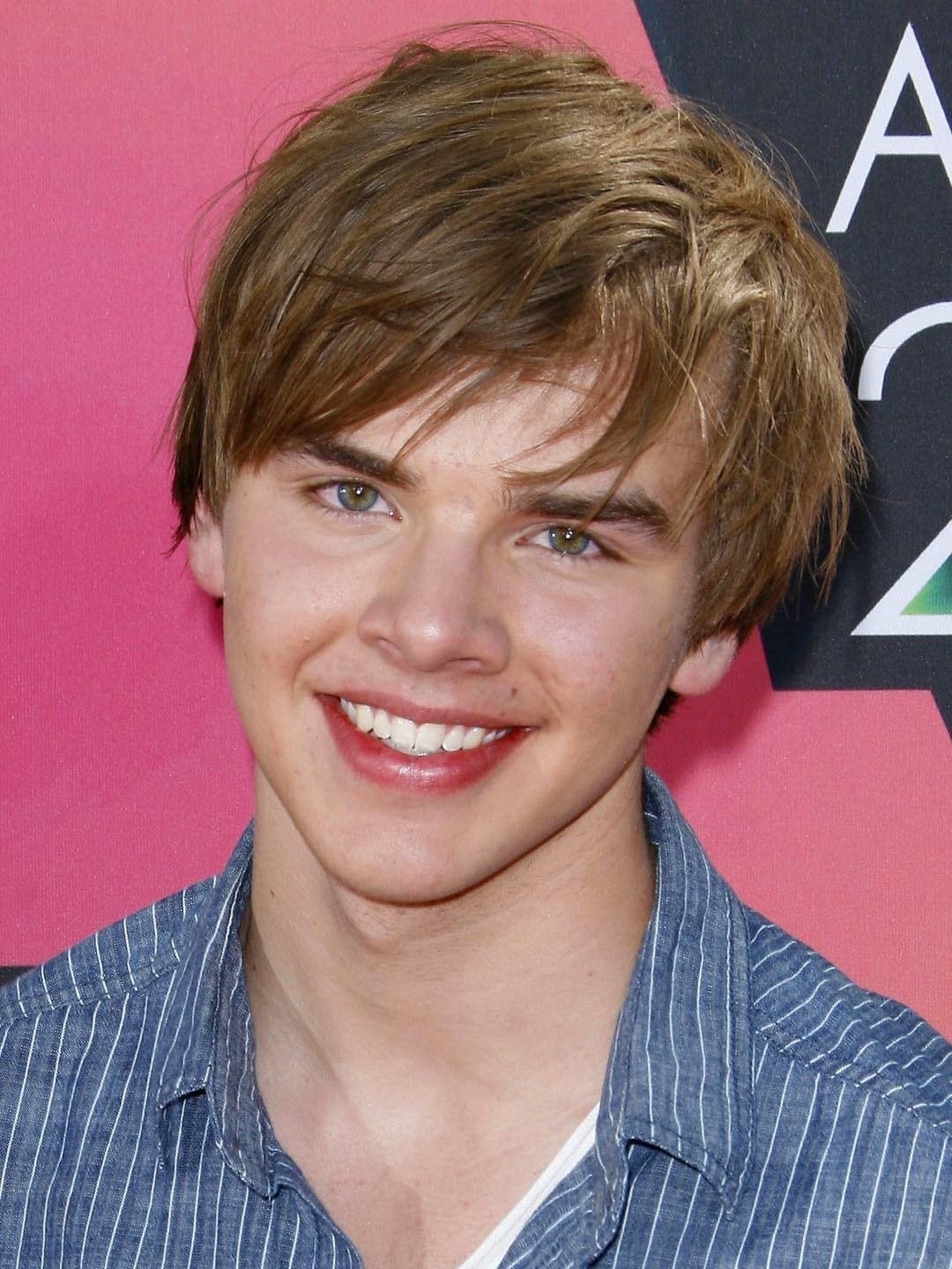 Sam Earle Pictures | Rotten Tomatoes