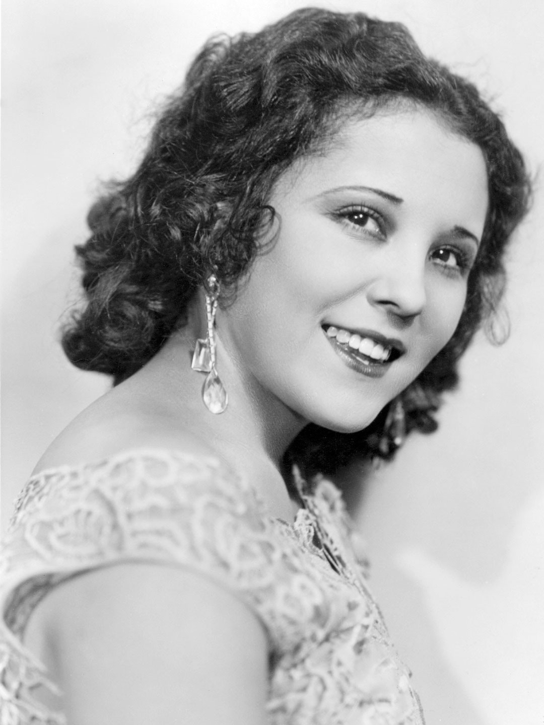 Raquel Torres Pictures | Rotten Tomatoes