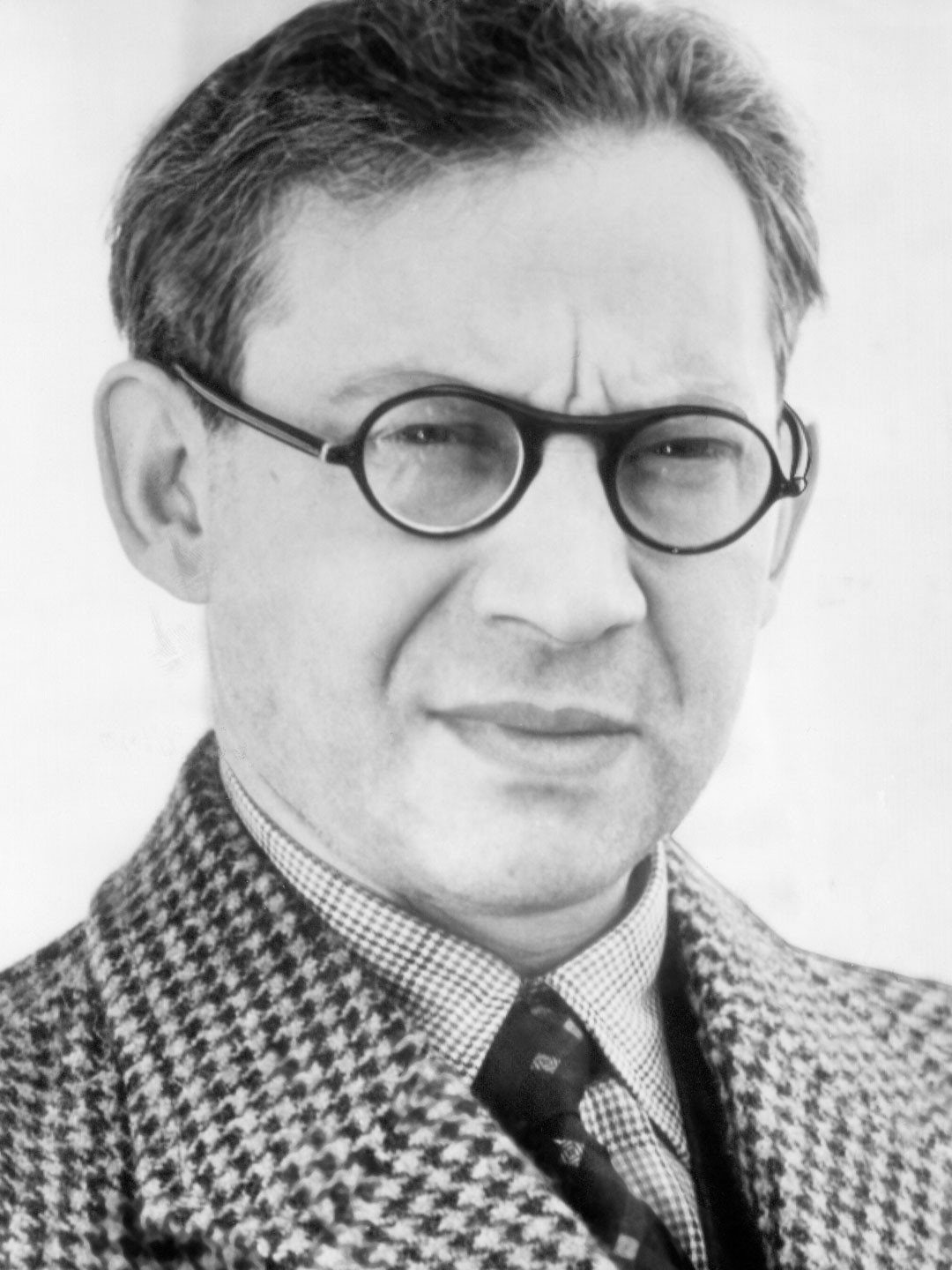 Alexander Korda Pictures | Rotten Tomatoes