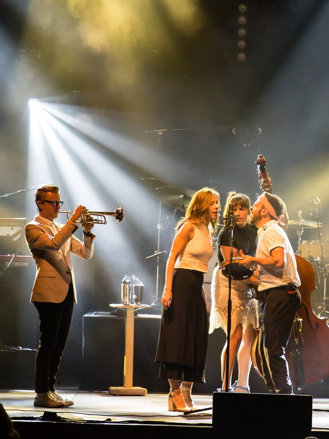 Lake Street Dive Pictures | Rotten Tomatoes