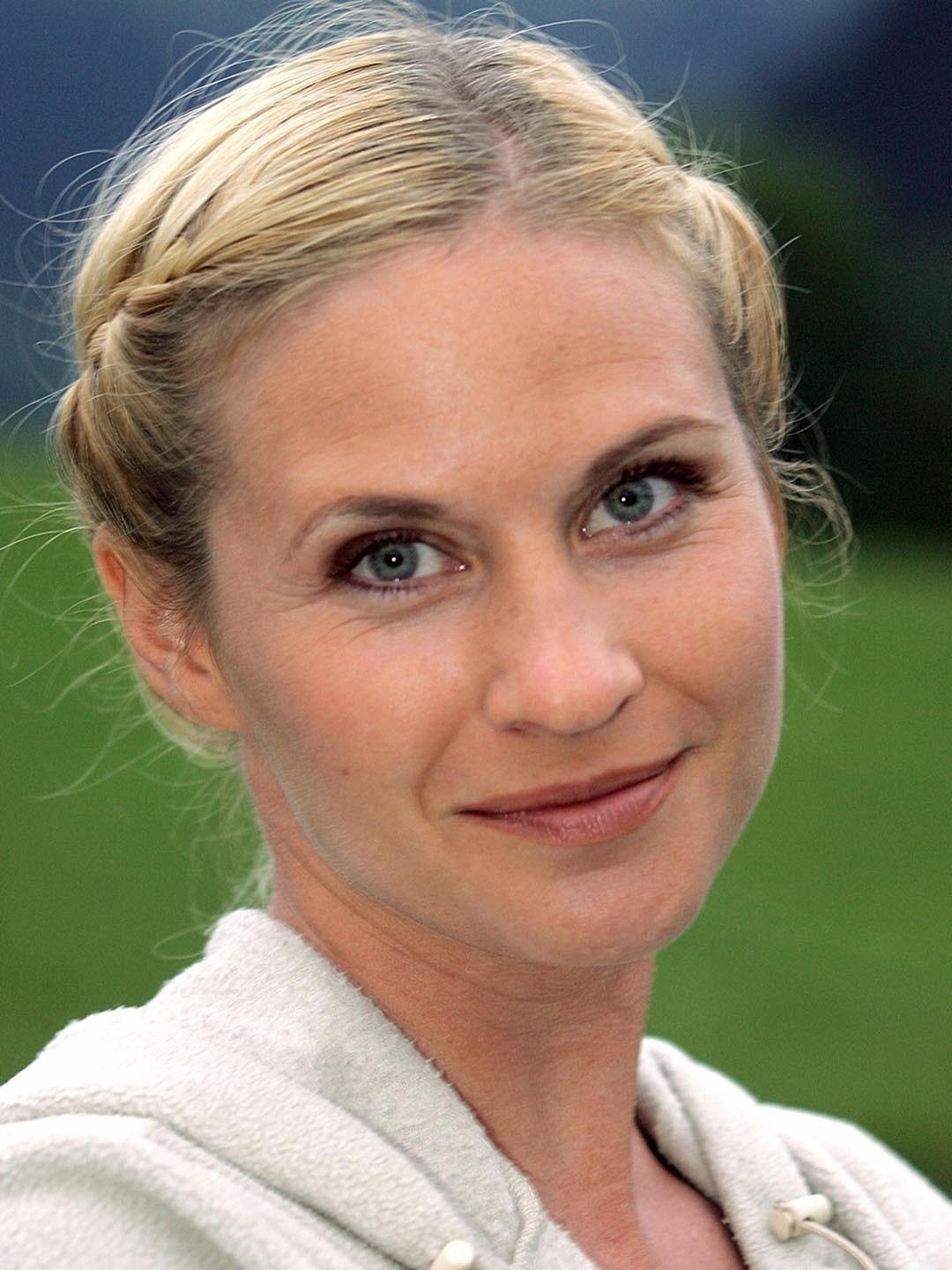 Simone Heher Pictures | Rotten Tomatoes