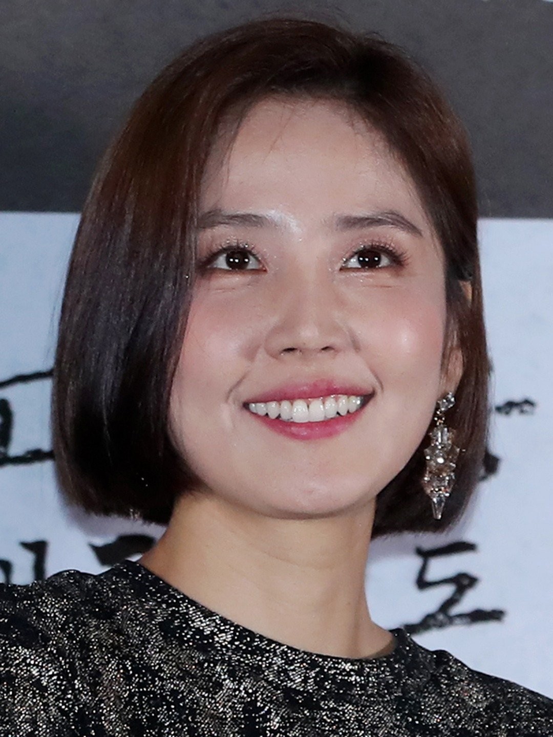 Shin Dong-mi Pictures | Rotten Tomatoes