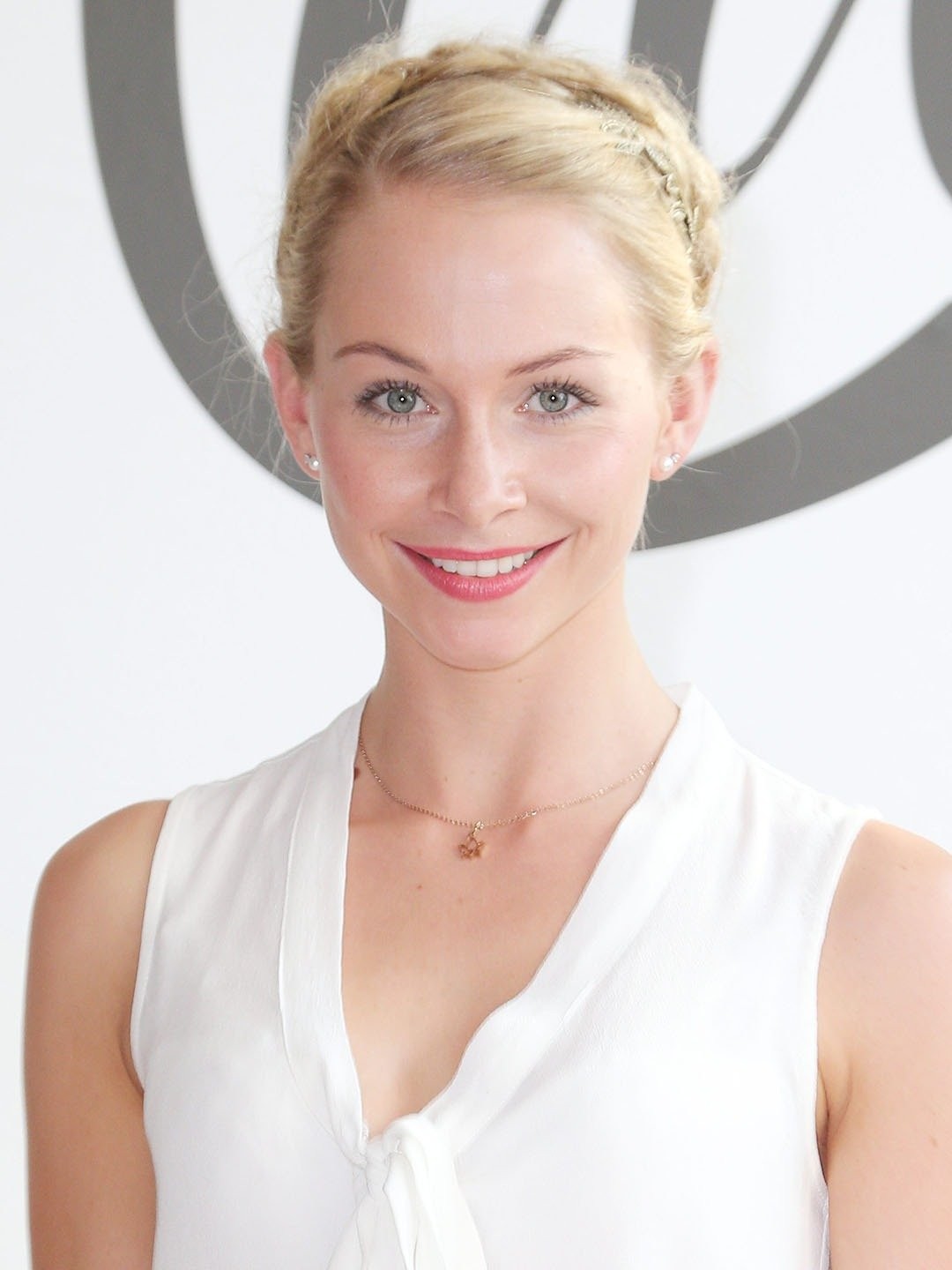 Jenny Bach Pictures | Rotten Tomatoes