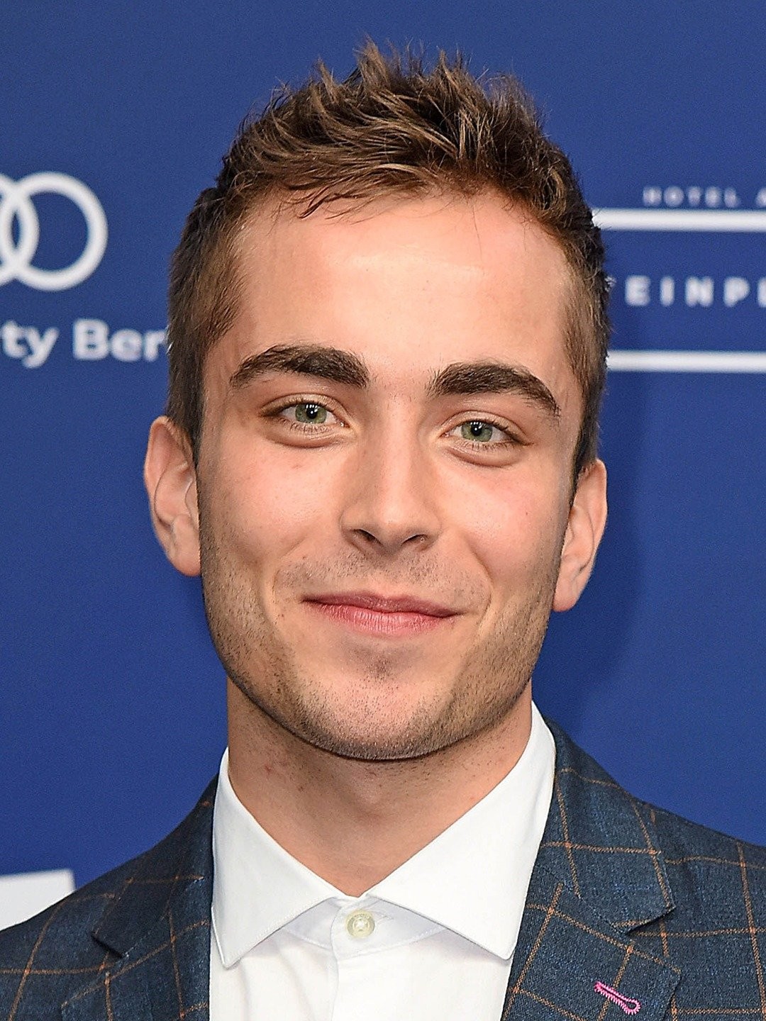 Jonathan Elias Weiske Pictures | Rotten Tomatoes