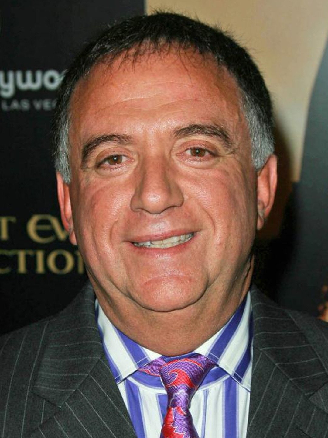 Robert Earl Pictures | Rotten Tomatoes