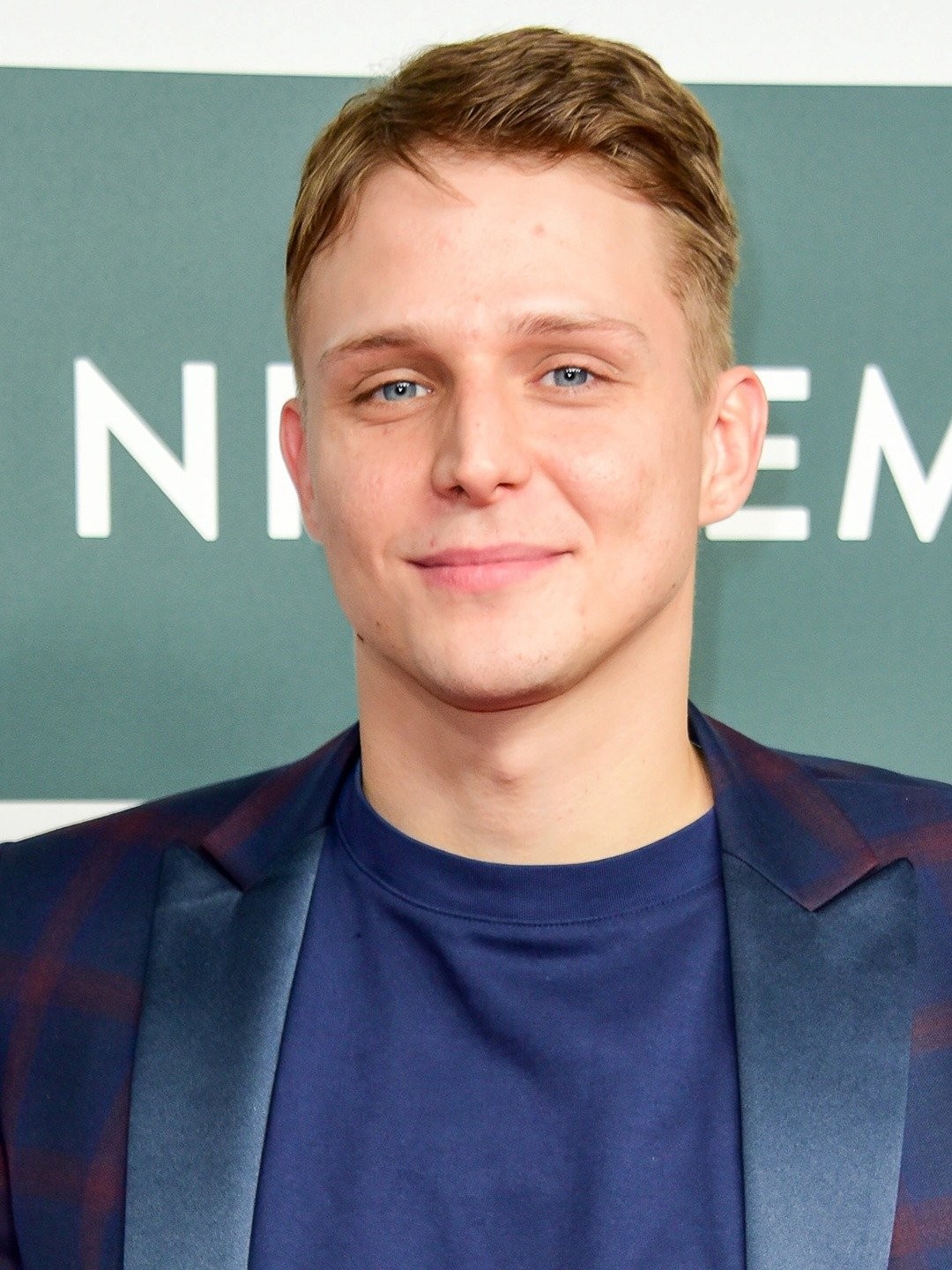 Merlin Rose Pictures | Rotten Tomatoes