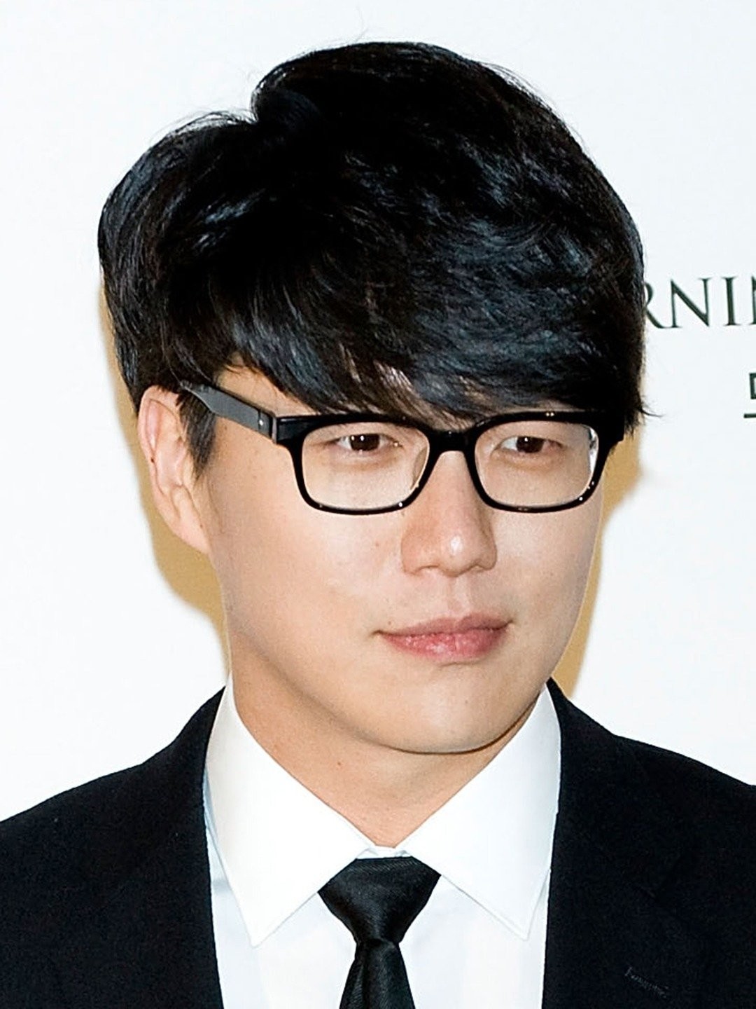 Sung Si-kyung Pictures | Rotten Tomatoes