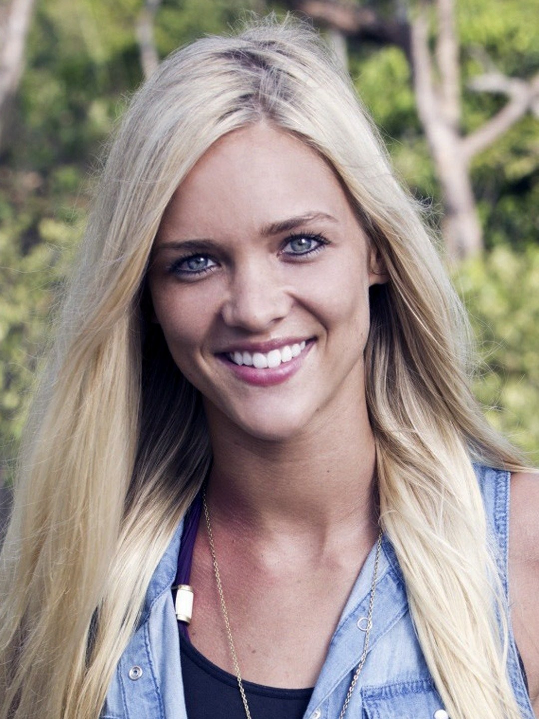 Alecia Holden Pictures | Rotten Tomatoes