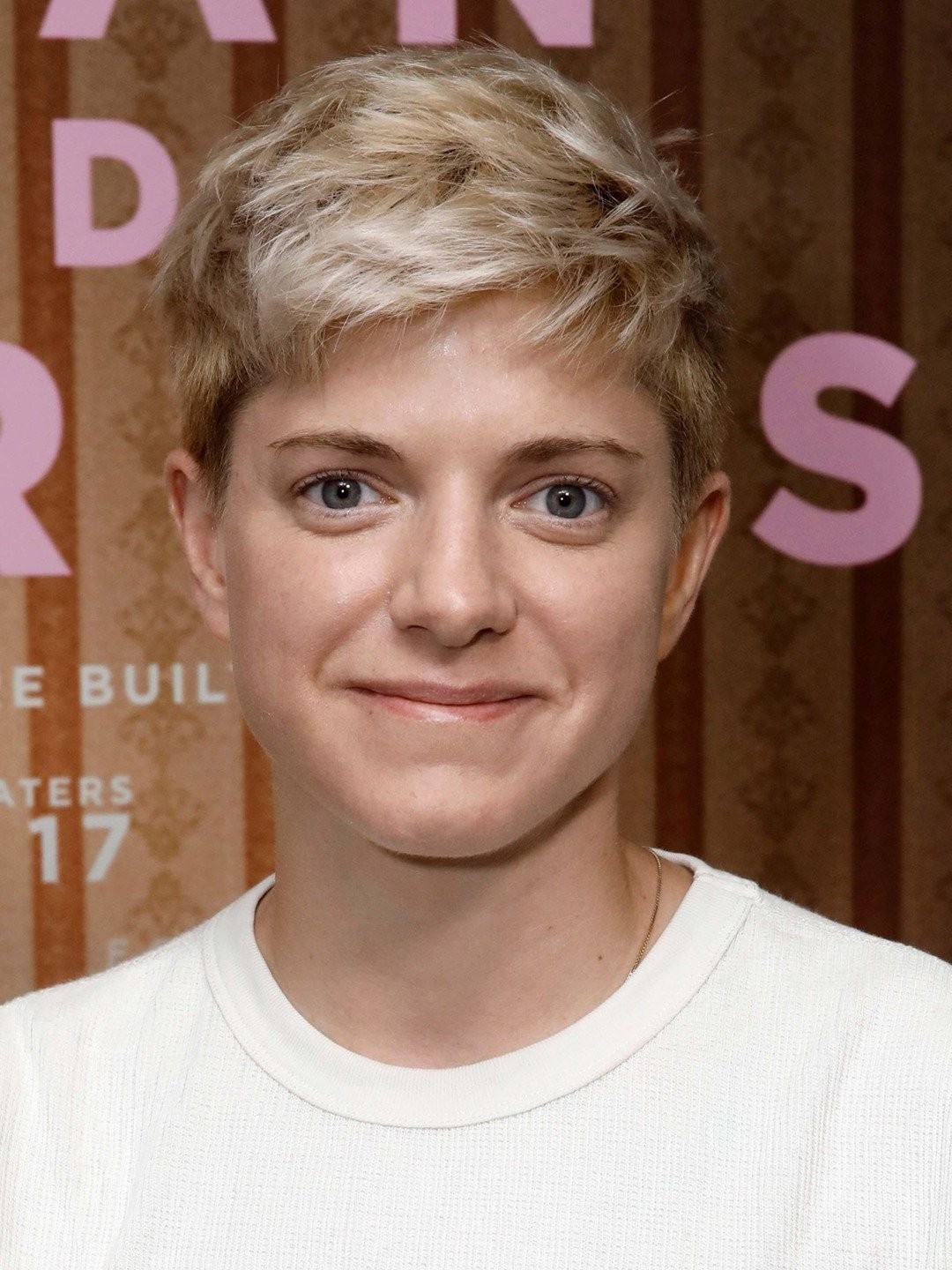 Mae Martin Pictures | Rotten Tomatoes