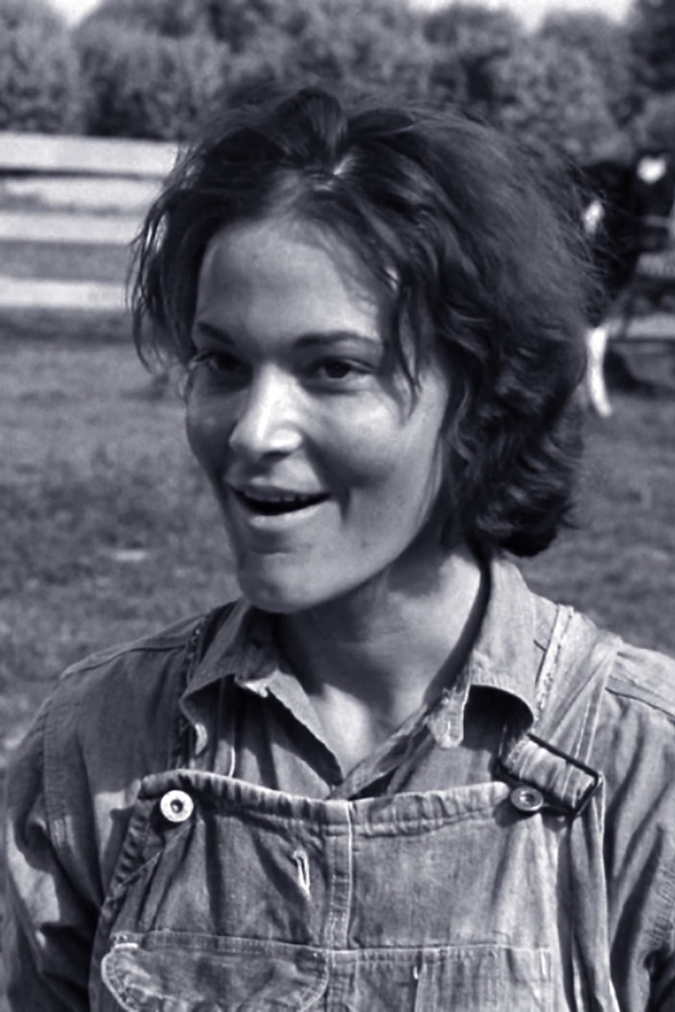 Ellie Saves a Female Pictures - Rotten Tomatoes