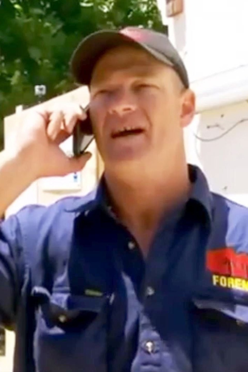 Scott & Shelly walk around The Block Pictures - Rotten Tomatoes