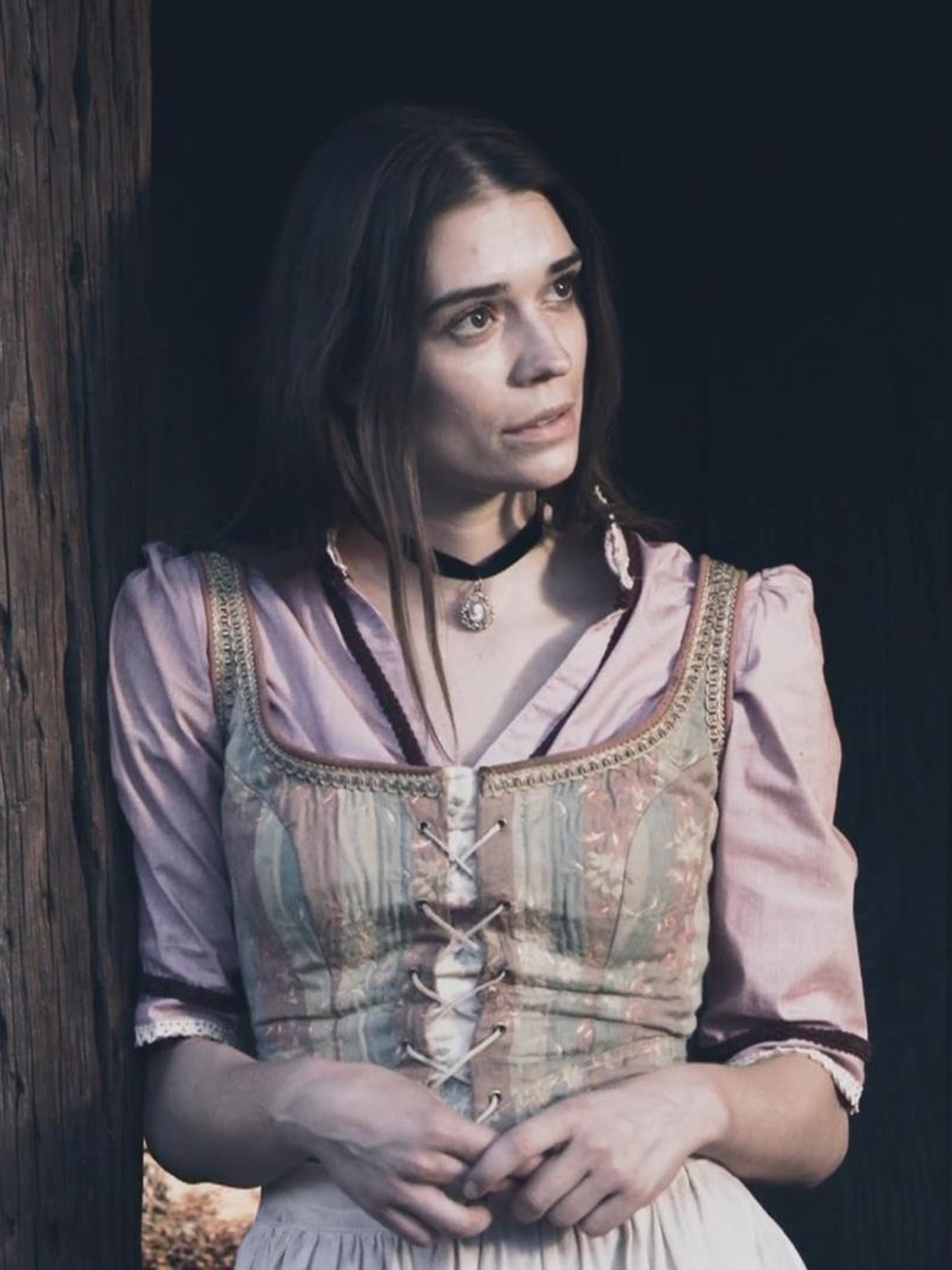 Overstay Your Welcome Pictures | Rotten Tomatoes