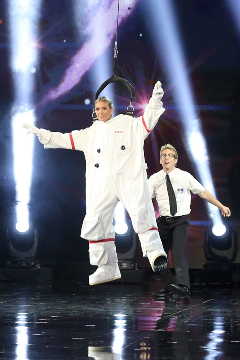 Live Show 3 Pictures - Rotten Tomatoes