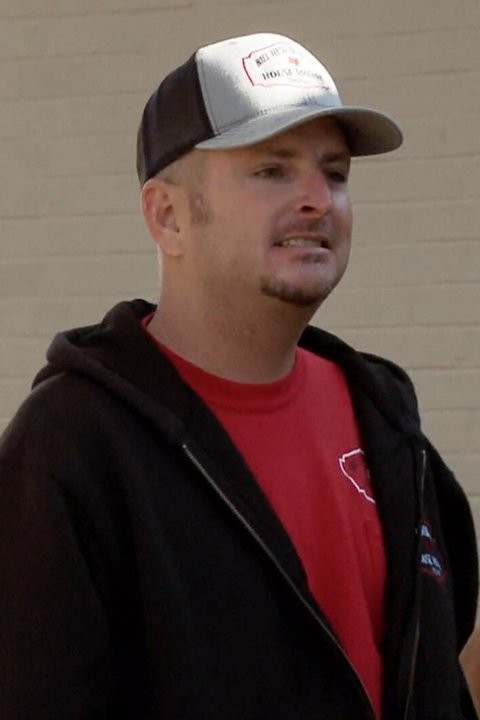 The Snows' Cool Kitchen vs. Casey and Catrina's Contemporary Flip ...