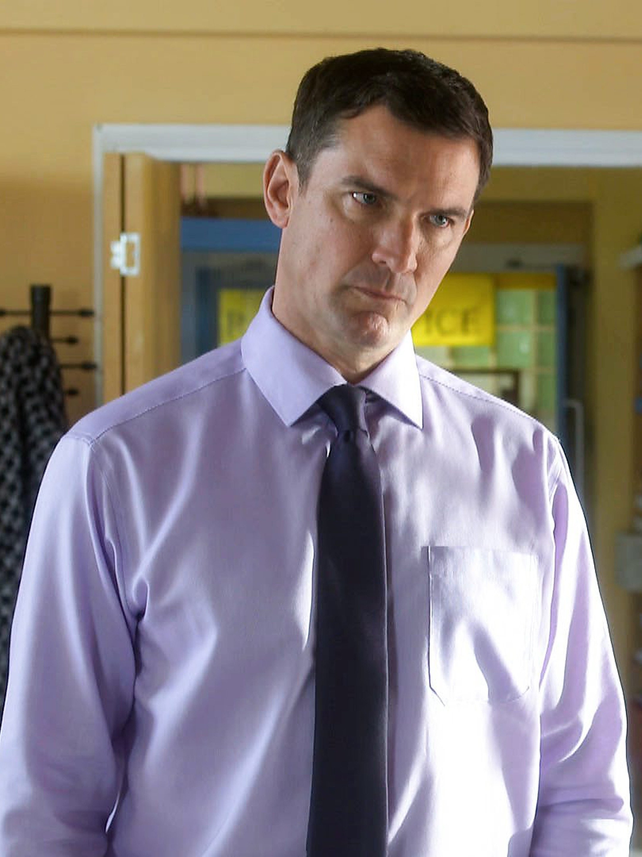 Circuit Breaker Pictures | Rotten Tomatoes