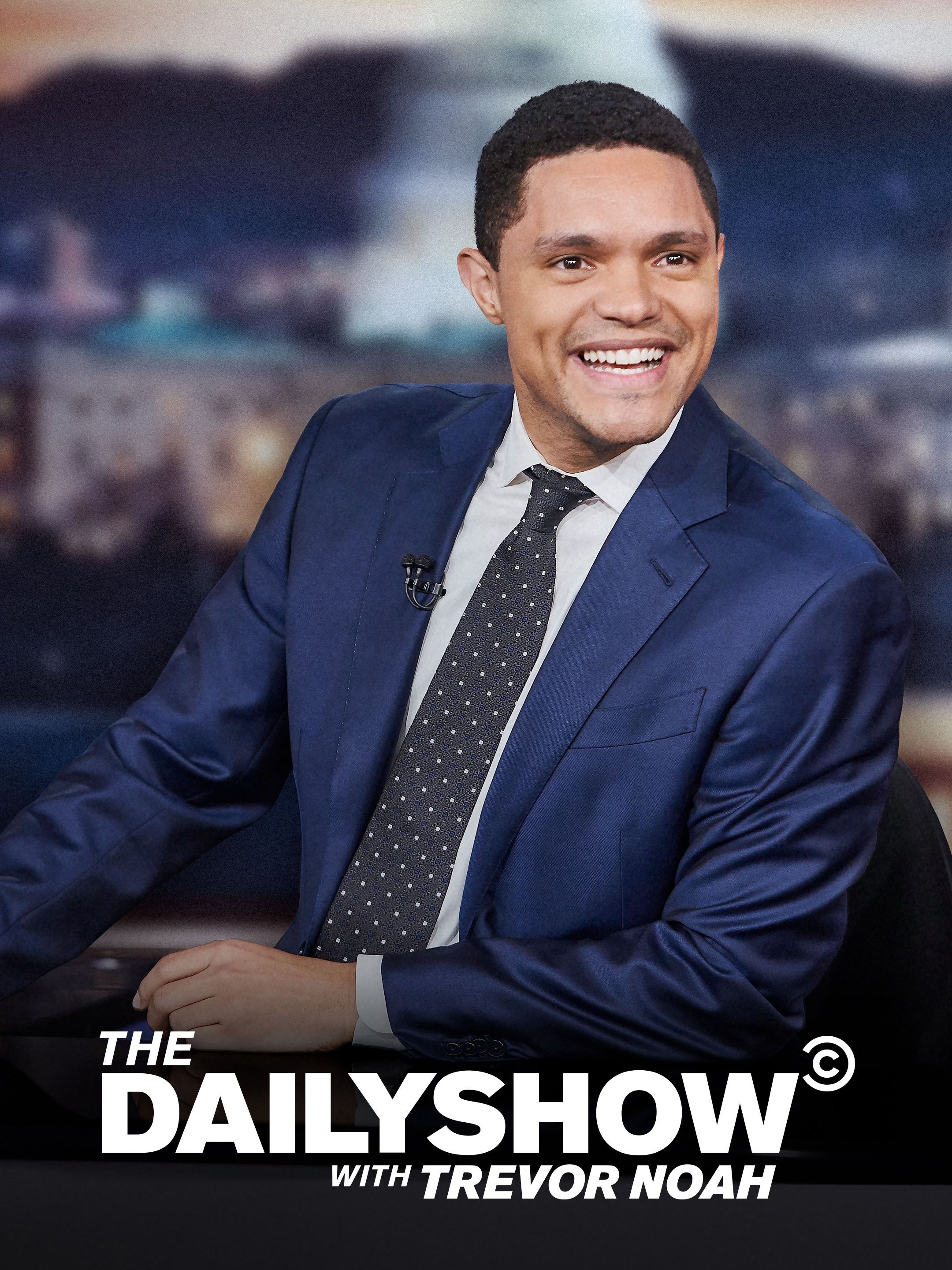 The Daily Social Distancing Show Pictures | Rotten Tomatoes