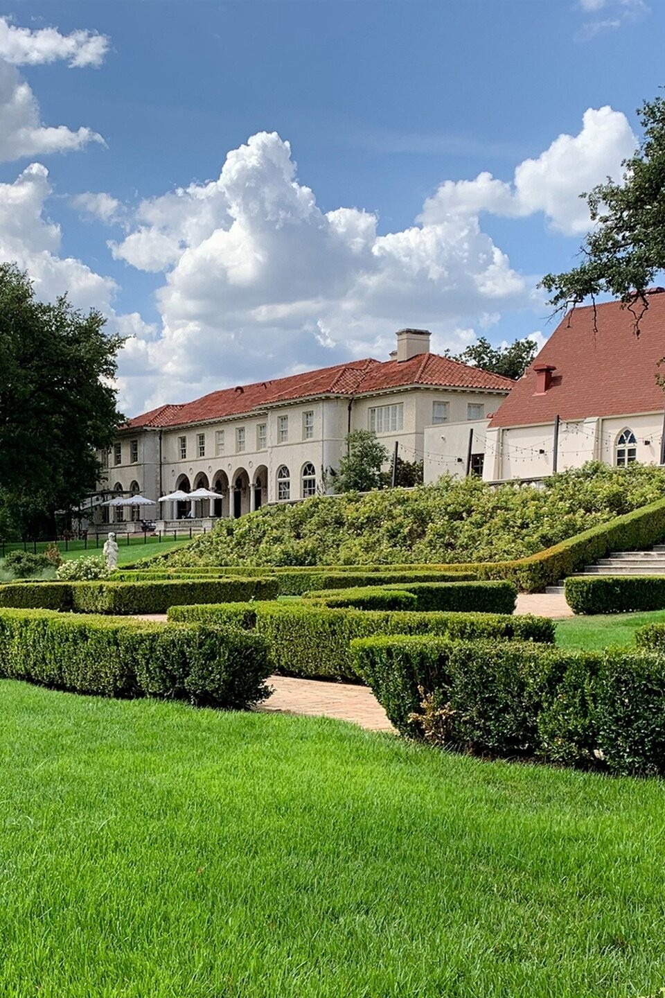 Commodore Perry Estate Pictures | Rotten Tomatoes