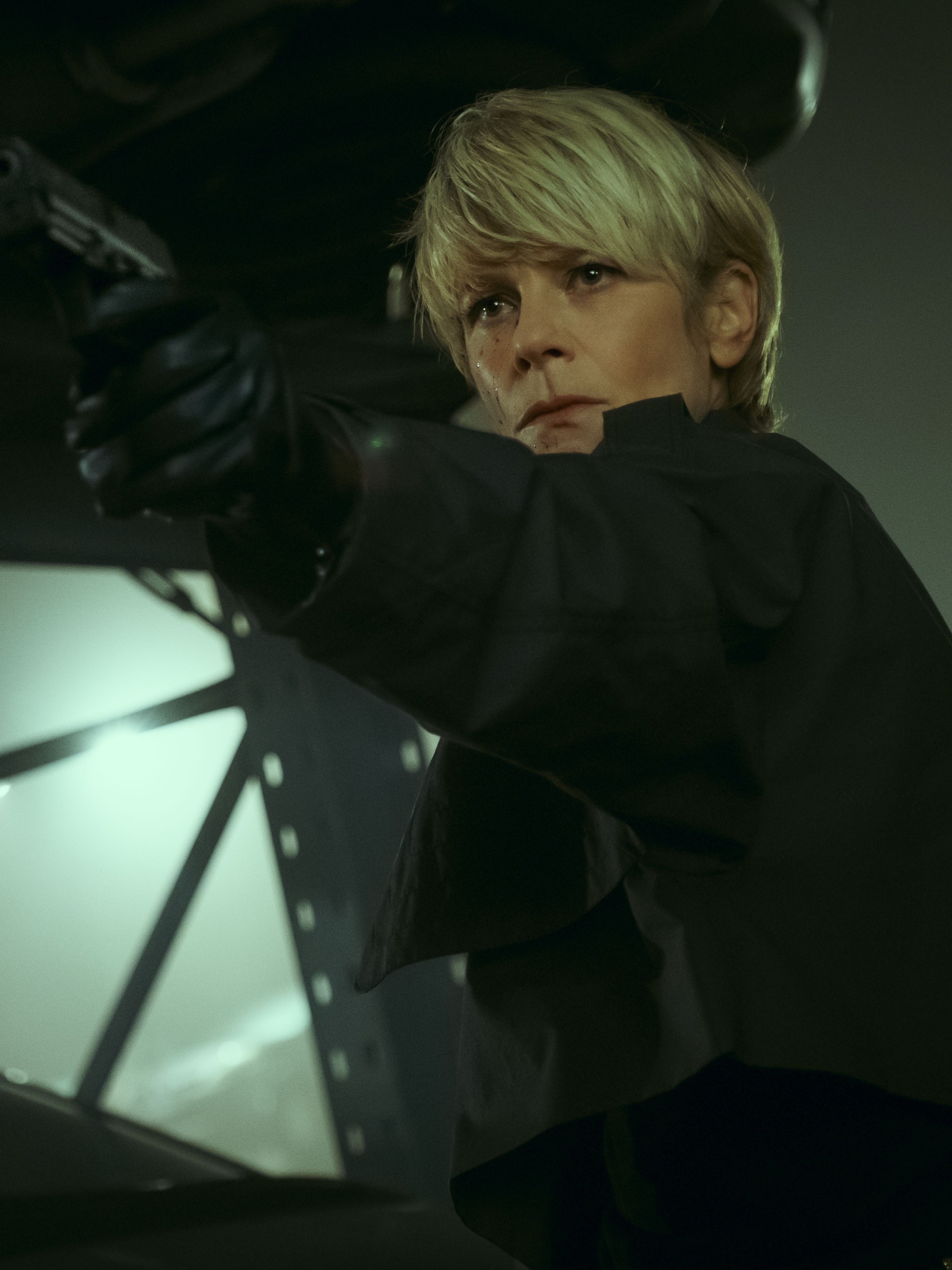 Broken Heart - Bullet in the Head Pictures | Rotten Tomatoes