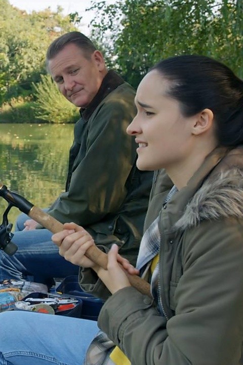 Broken Pictures | Rotten Tomatoes