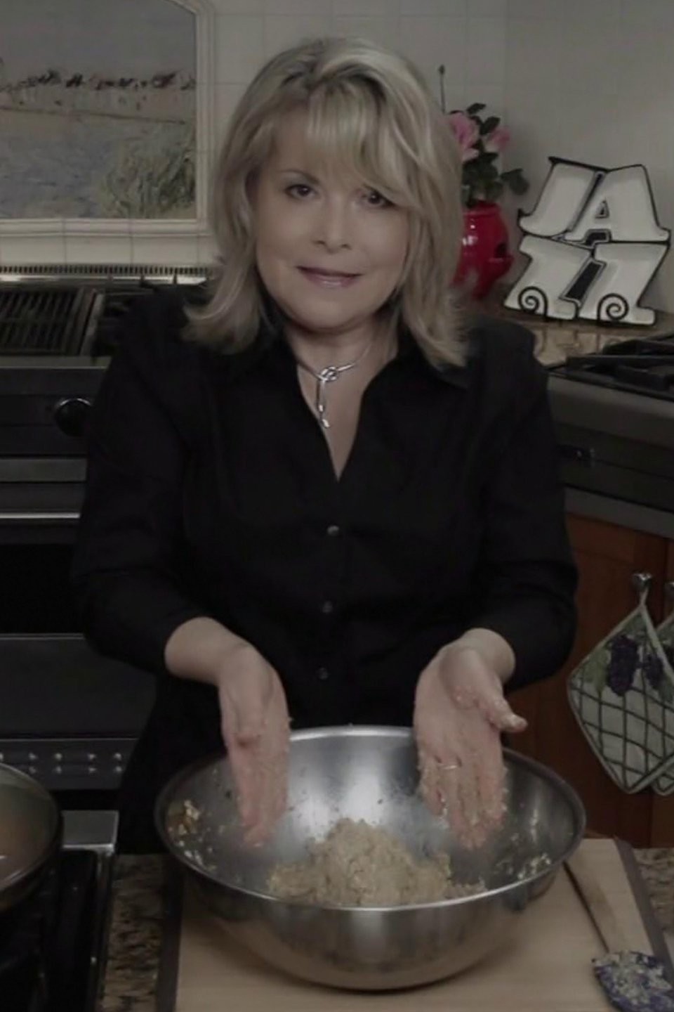 Nuts About Nut Loaf Pictures | Rotten Tomatoes