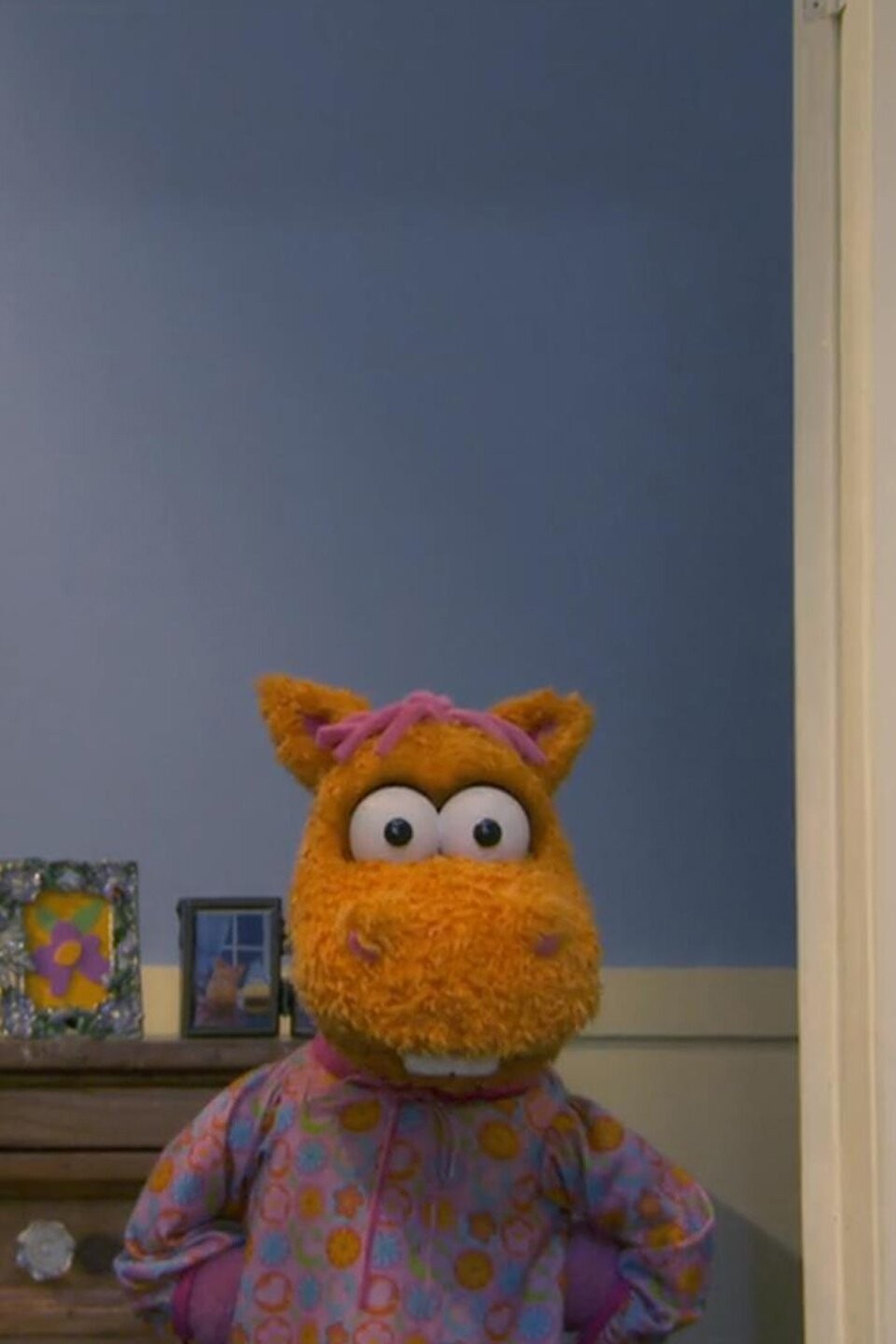 One Teacup, Two Friends Pictures | Rotten Tomatoes