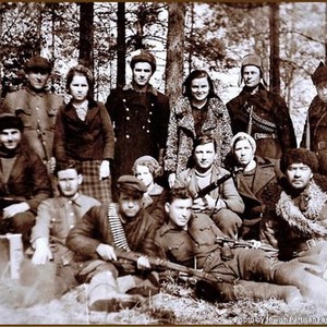 Four Winters: A Story of Jewish Partisan Resistance and Bravery in WWII - Rotten Tomatoes