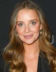 Samantha Helt | Rotten Tomatoes