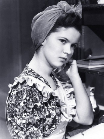 Miss Annie Rooney (1942): Shirley Temple Blossoms in Teen Role